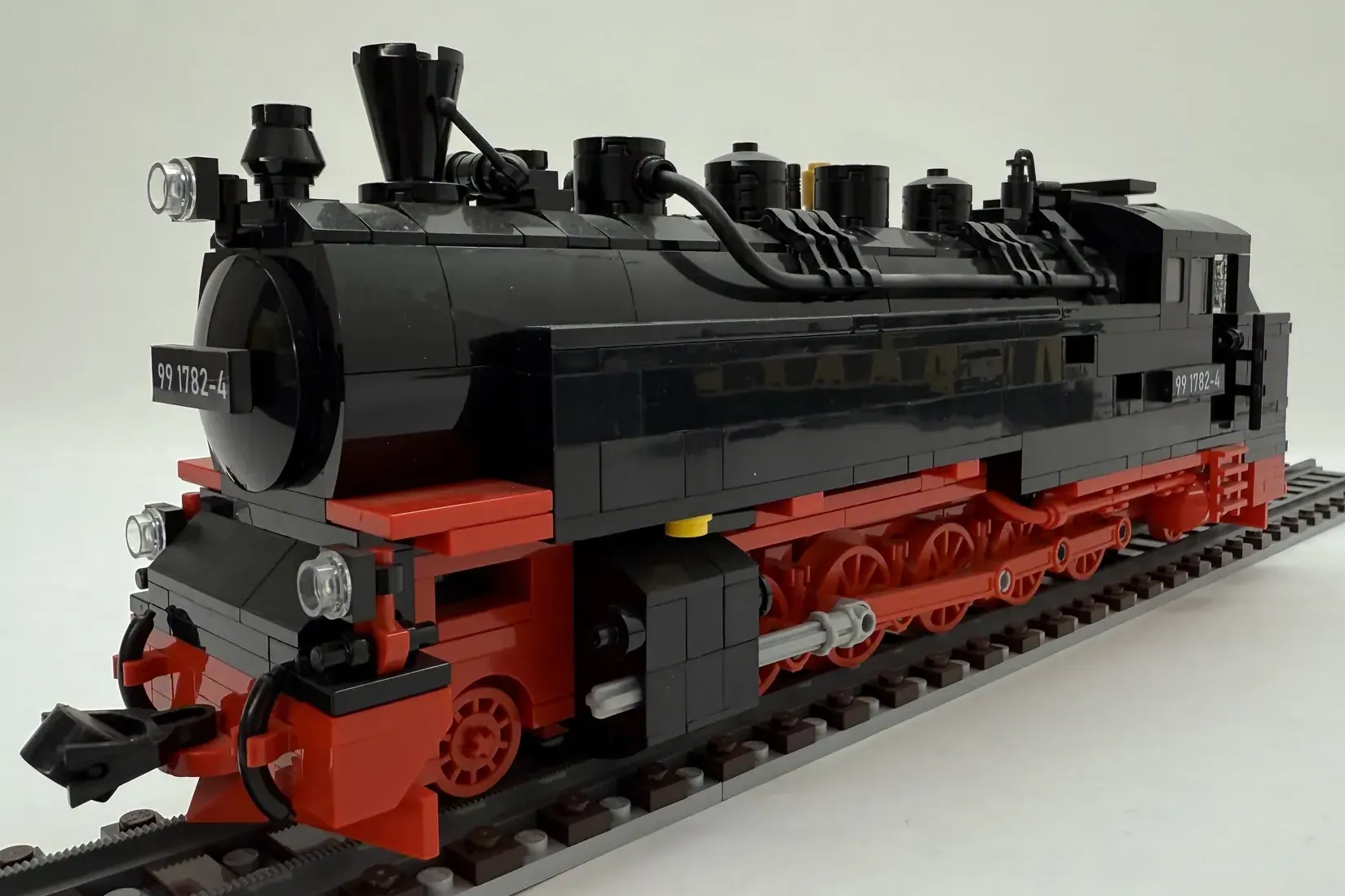 Steam Locomotive "Rasender Roland" | LEGO® Ideas