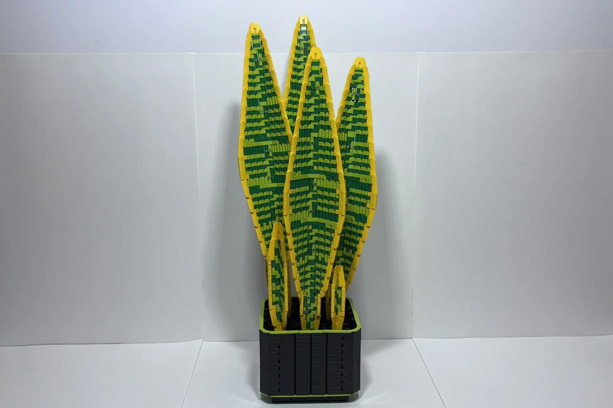 Golden Snake Plant in an Octo-Pot | LEGO® Ideas