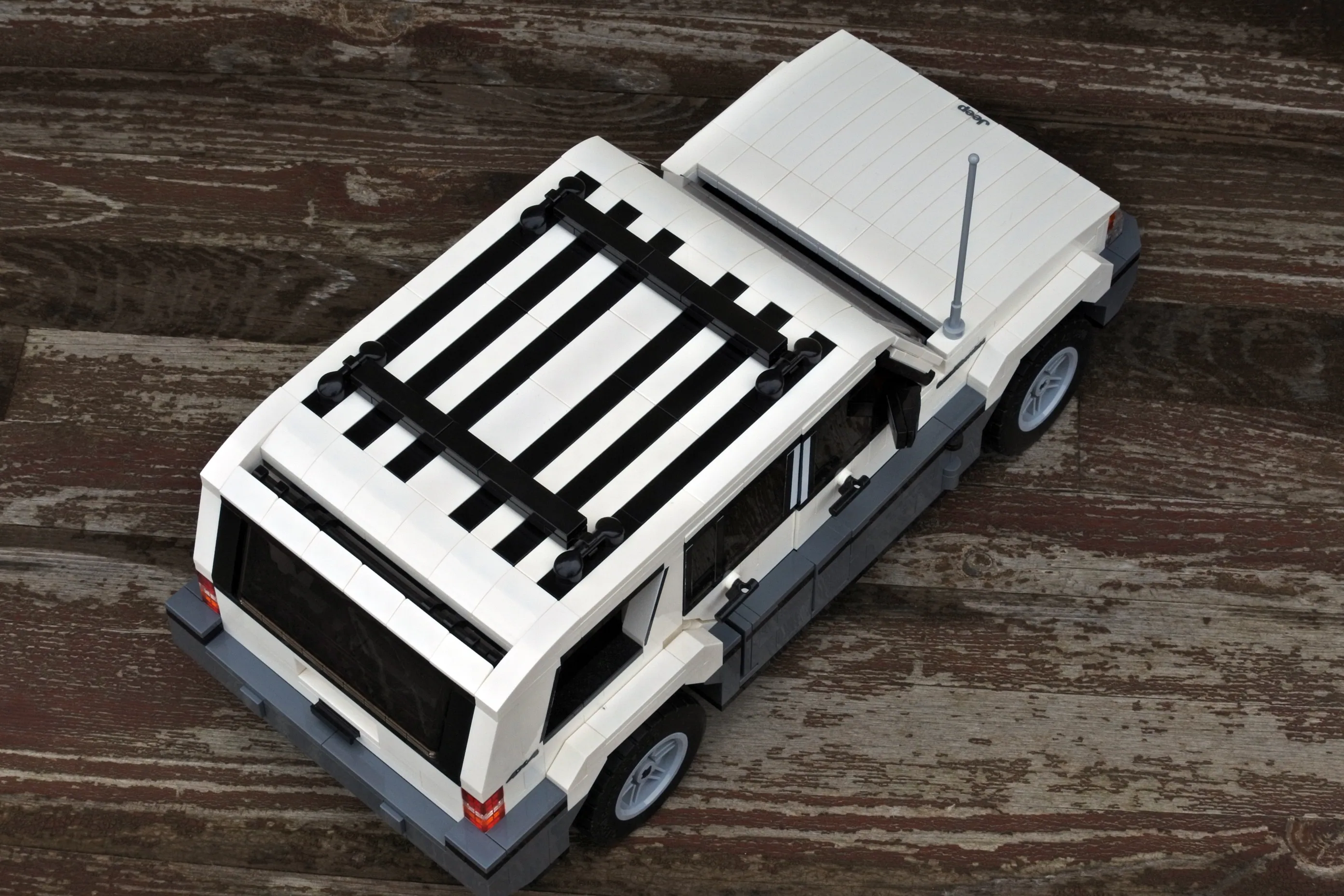 Jeep Grand Cherokee - Laredo 1993 | LEGO® Ideas