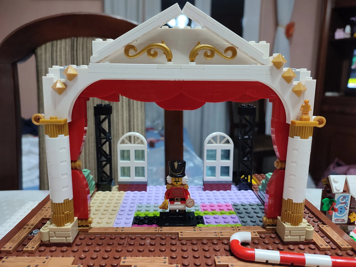 10K Club Interview: Christmas Theater by Tom79acaya | LEGO® Ideas