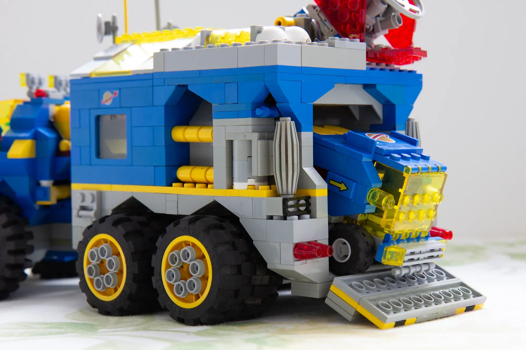 Classic Space Mobile Command Base | LEGO® Ideas