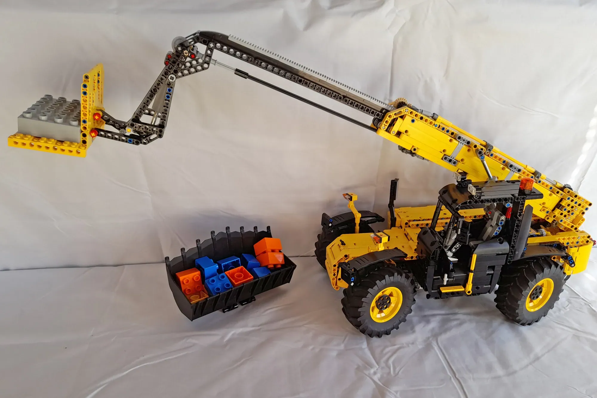 PoweredUp App-Controlled Technic 1/12 Scale JCB Telehandler | LEGO® Ideas