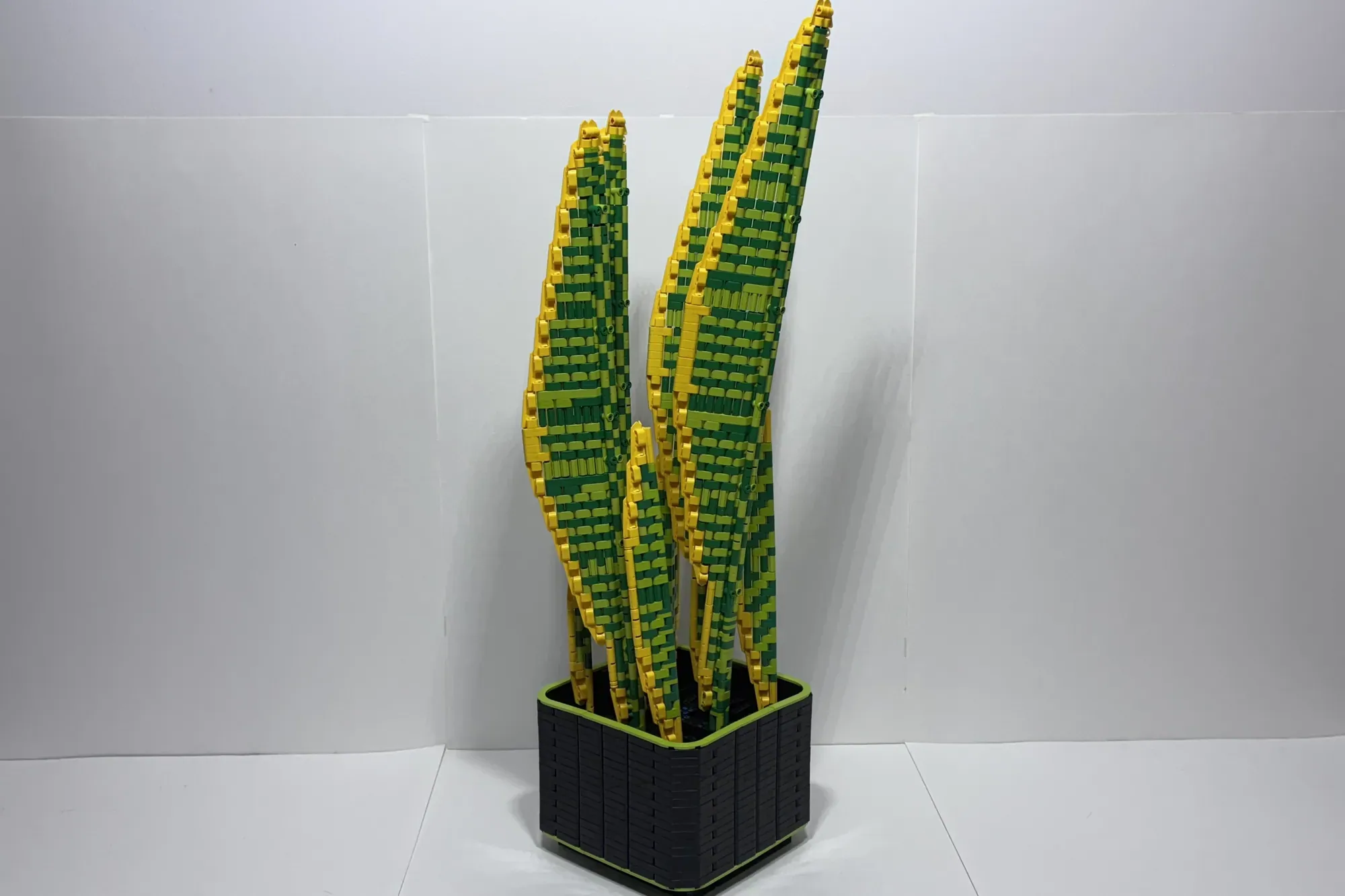 Golden Snake Plant in an Octo-Pot | LEGO® Ideas