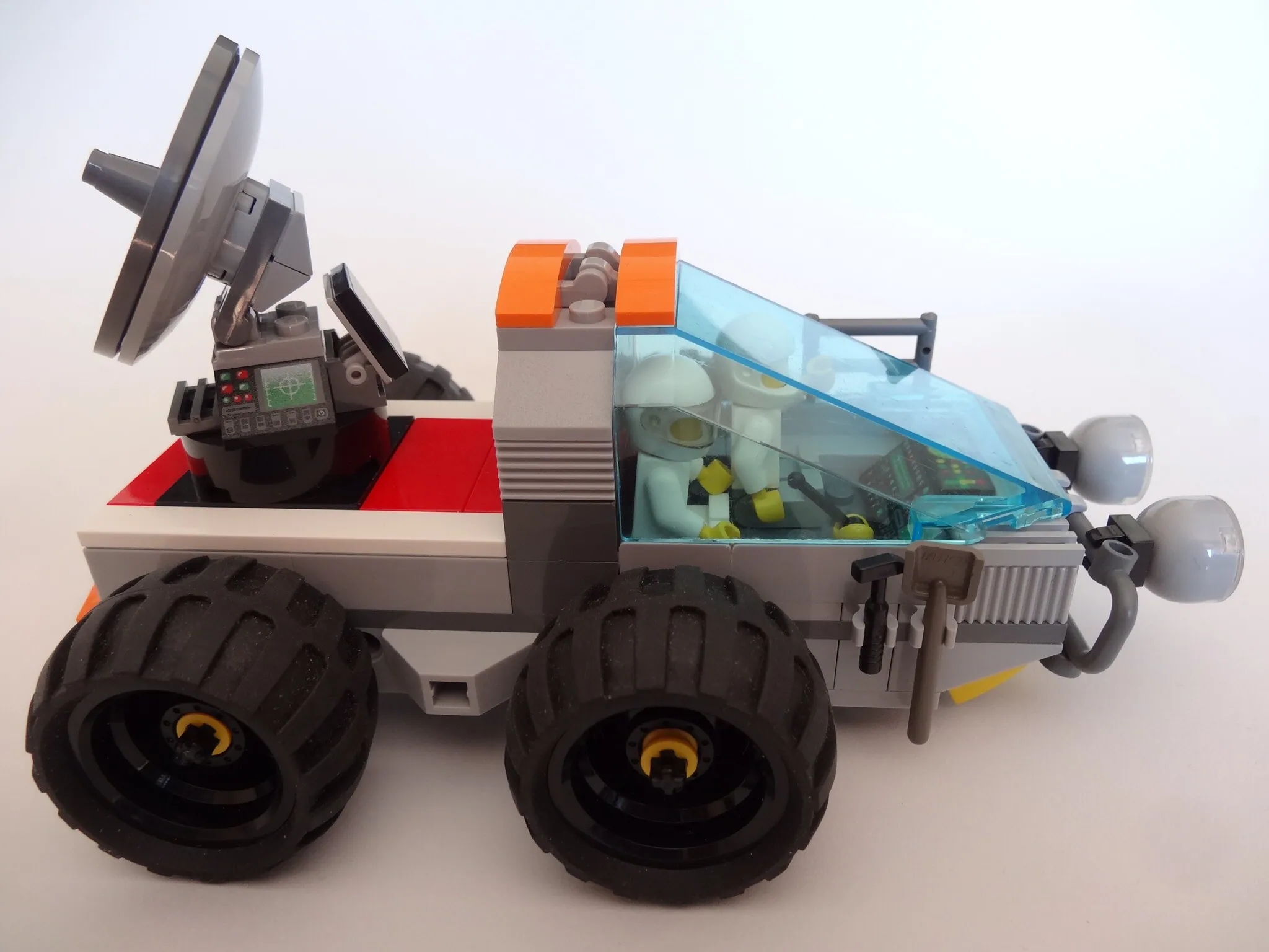 Moon Communications Truck | LEGO® Ideas