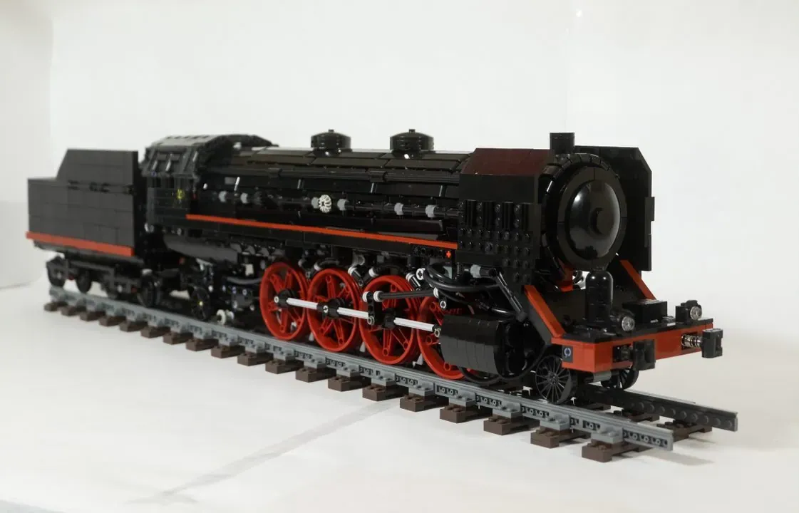 10K Club Interview: PNEUMATIC STEAM LOCOMOTIVE by Alfred Boyer | LEGO ...