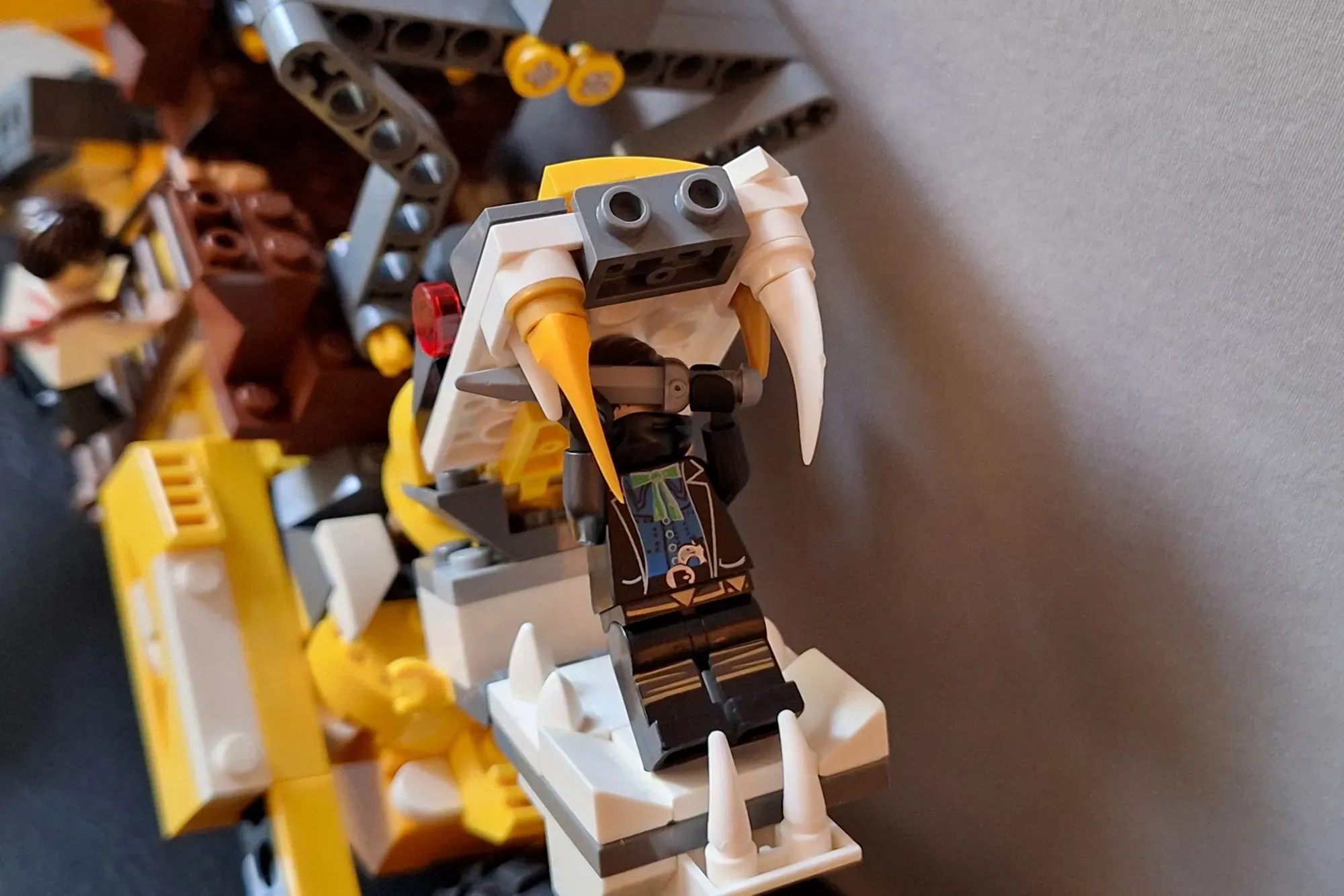 Zorro the Saber-Toothed Tiger | LEGO® Ideas