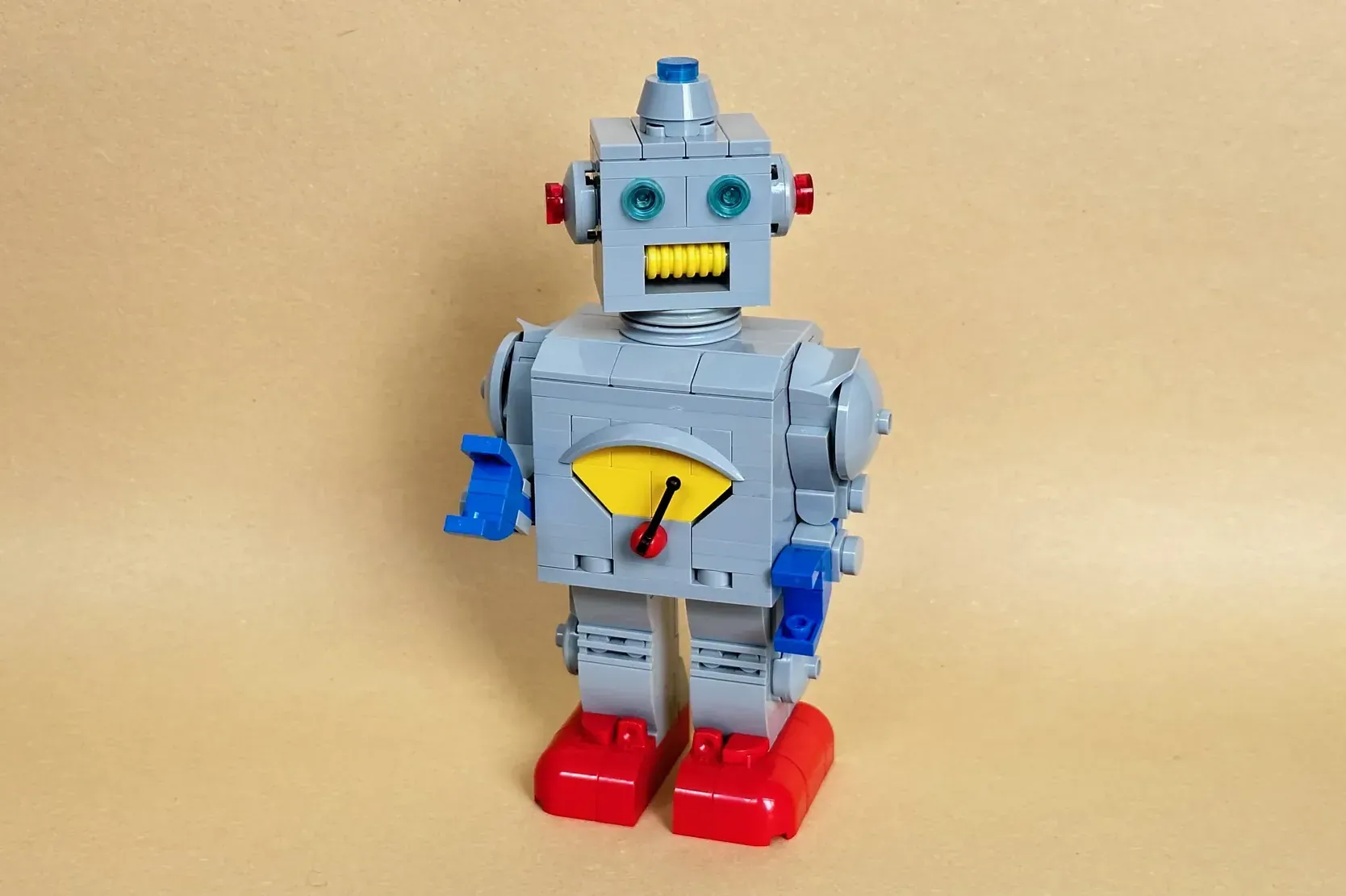 Retro Robot That Moves | LEGO® Ideas
