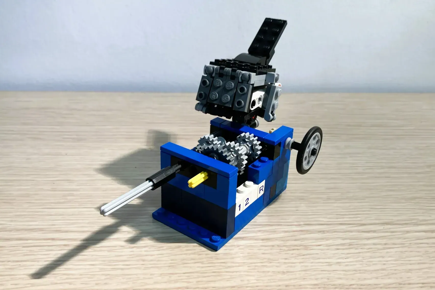 Mechanical Gearbox With Robotic Hand | LEGO® Ideas