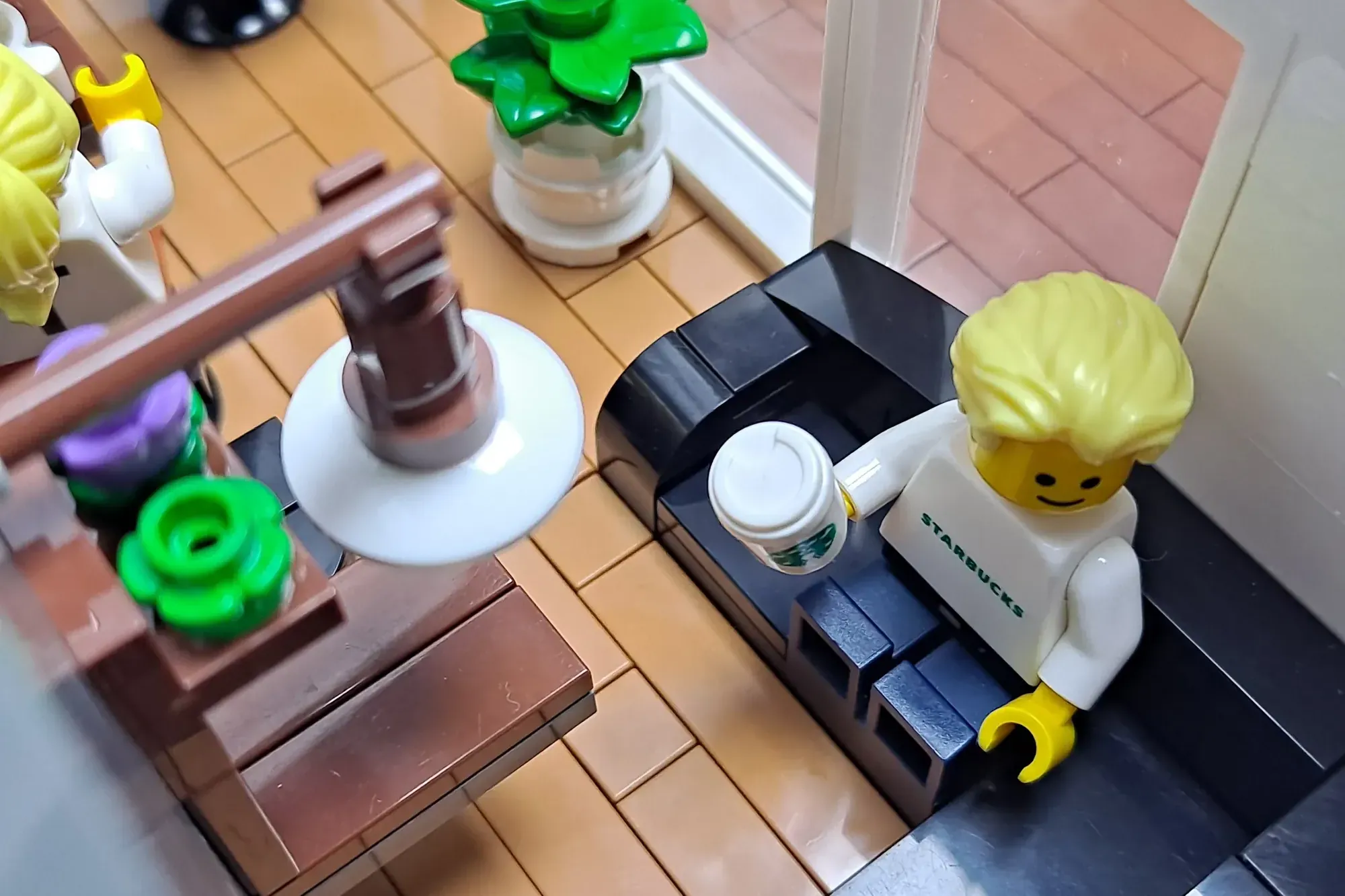 The Starbucks Modular | LEGO® Ideas