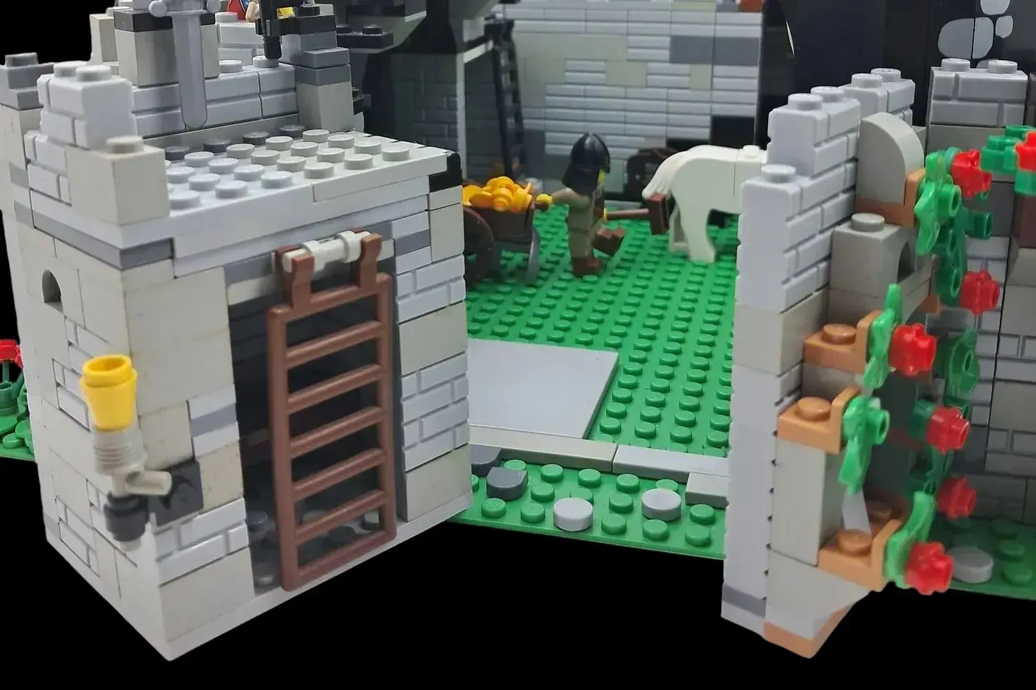 The Queen's Castle: A Battle With the Wolf Clan | LEGO® Ideas