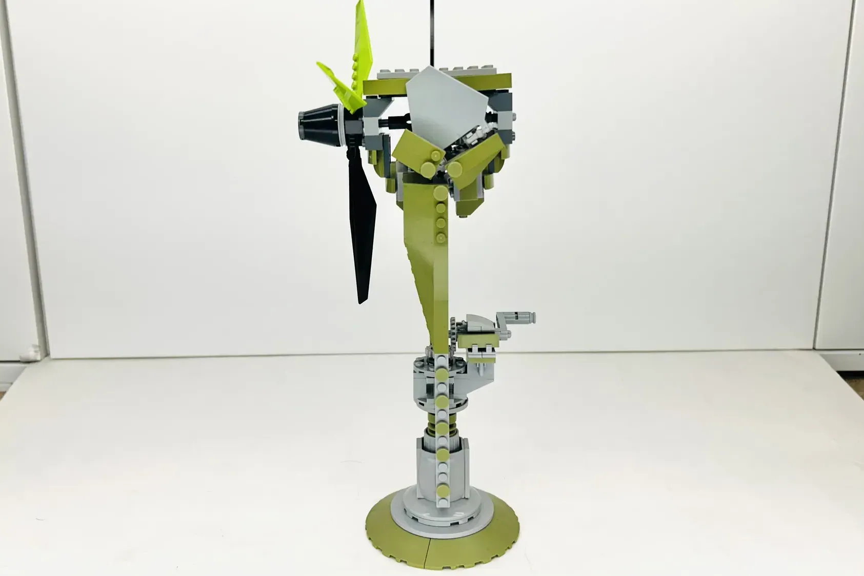 Green-Friendly Hand Crank Wind Turbine | LEGO® Ideas
