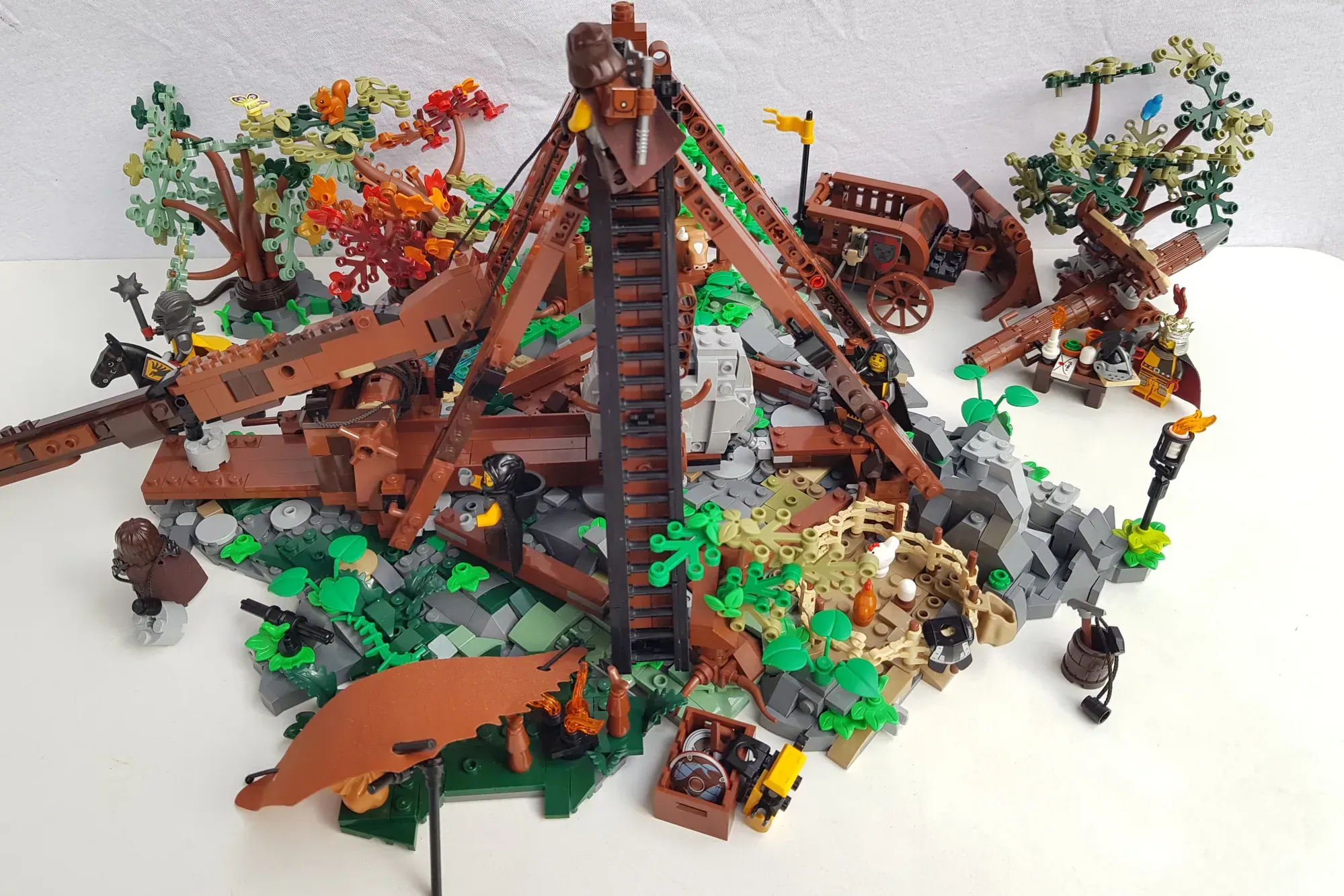 2-in-1 Medieval Siege With a Working Trebuchet | LEGO® Ideas