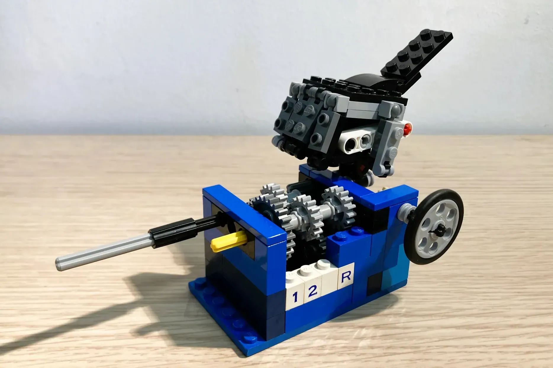 Mechanical Gearbox With Robotic Hand | LEGO® Ideas