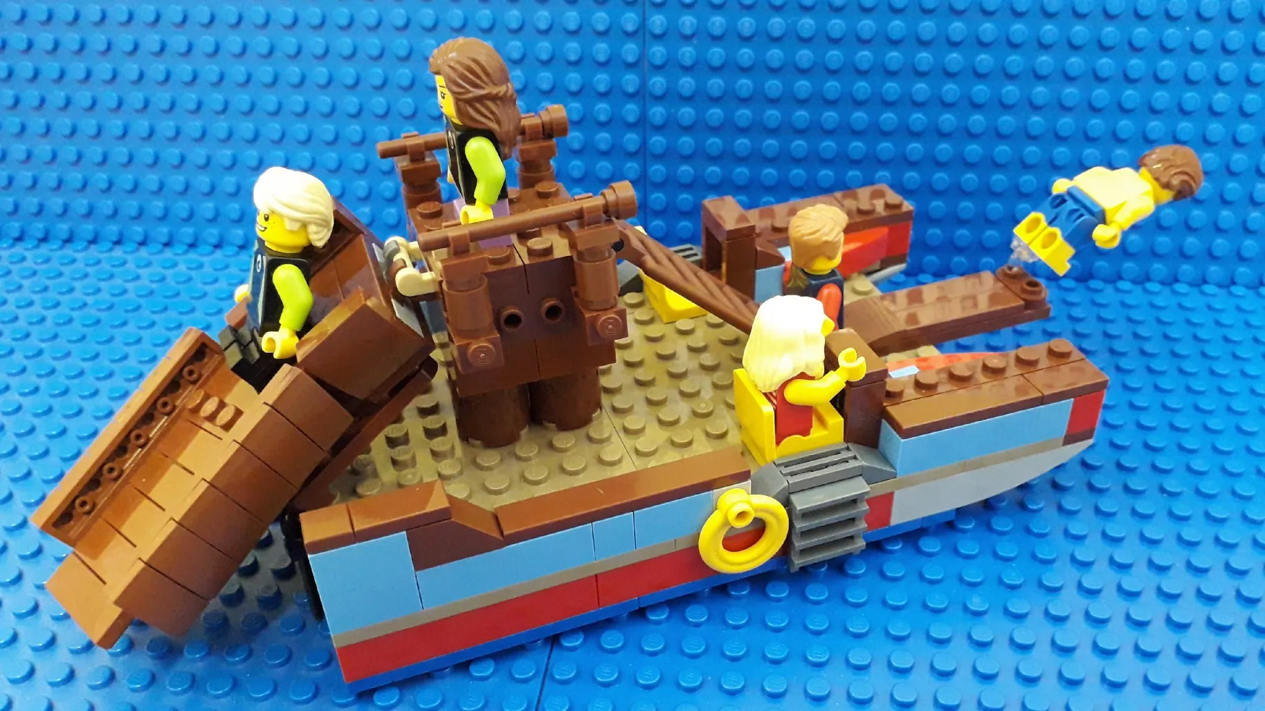 A Paddle Boat Trip With the Family | LEGO® Ideas
