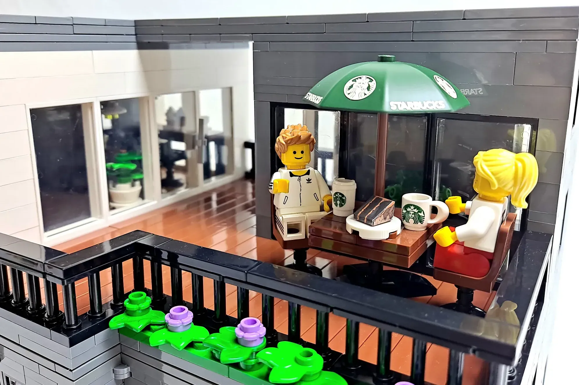The Starbucks Modular | LEGO® Ideas
