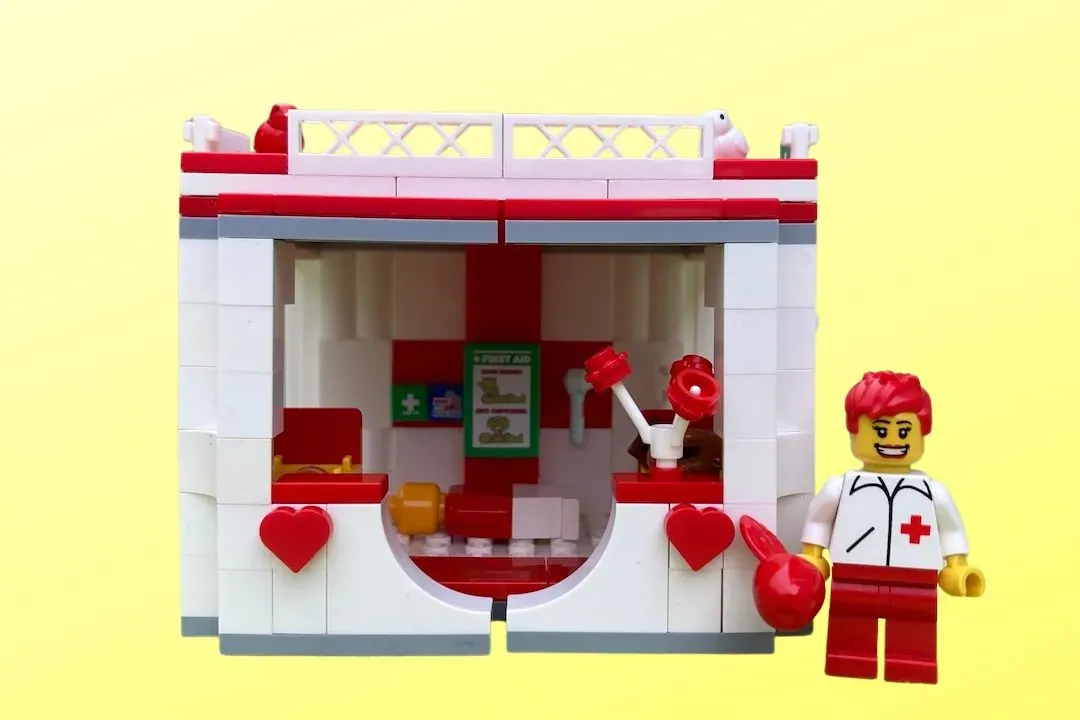 First Aid & Resuscitation Stand | LEGO® Ideas