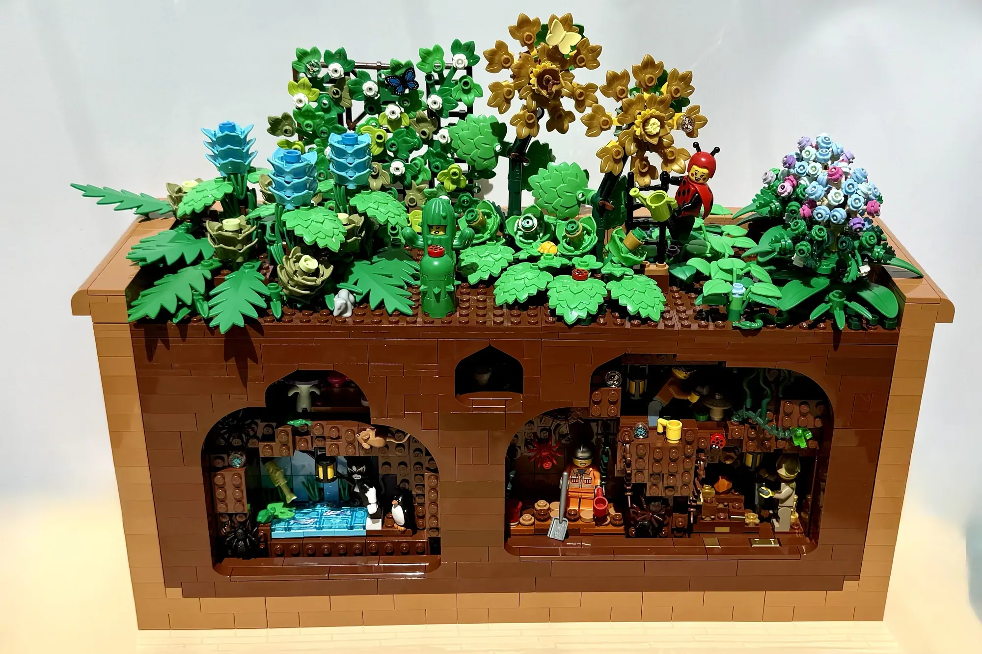 "Life Beneath the Leaves" – A LEGO Flowerpot Ecosystem | LEGO® Ideas