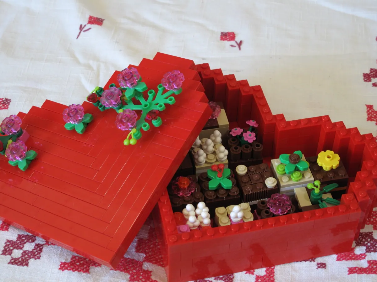 Valentine's Heart Candy Box | LEGO® Ideas
