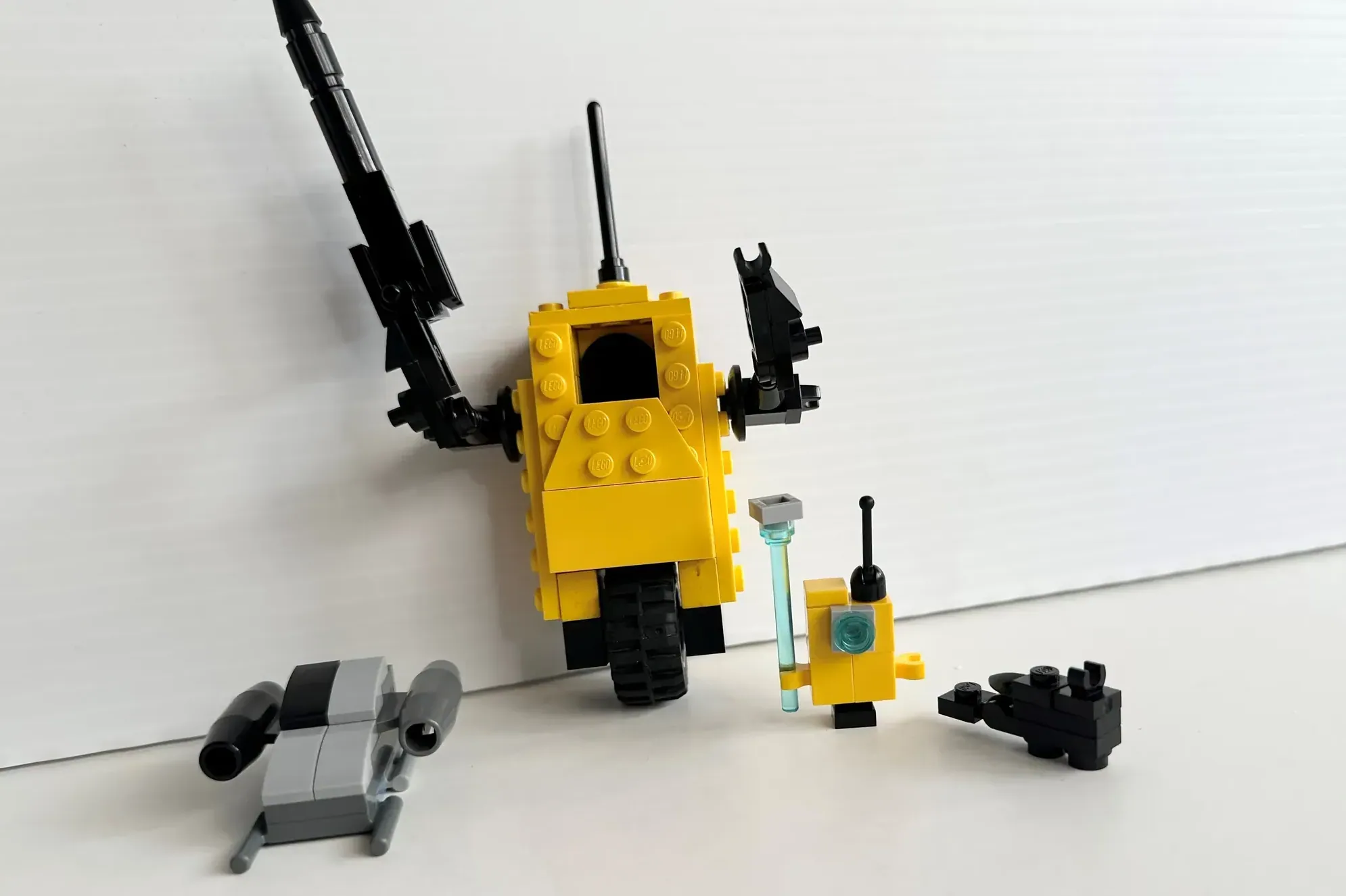 Zero 219 Robot From the Wreckage | LEGO® Ideas