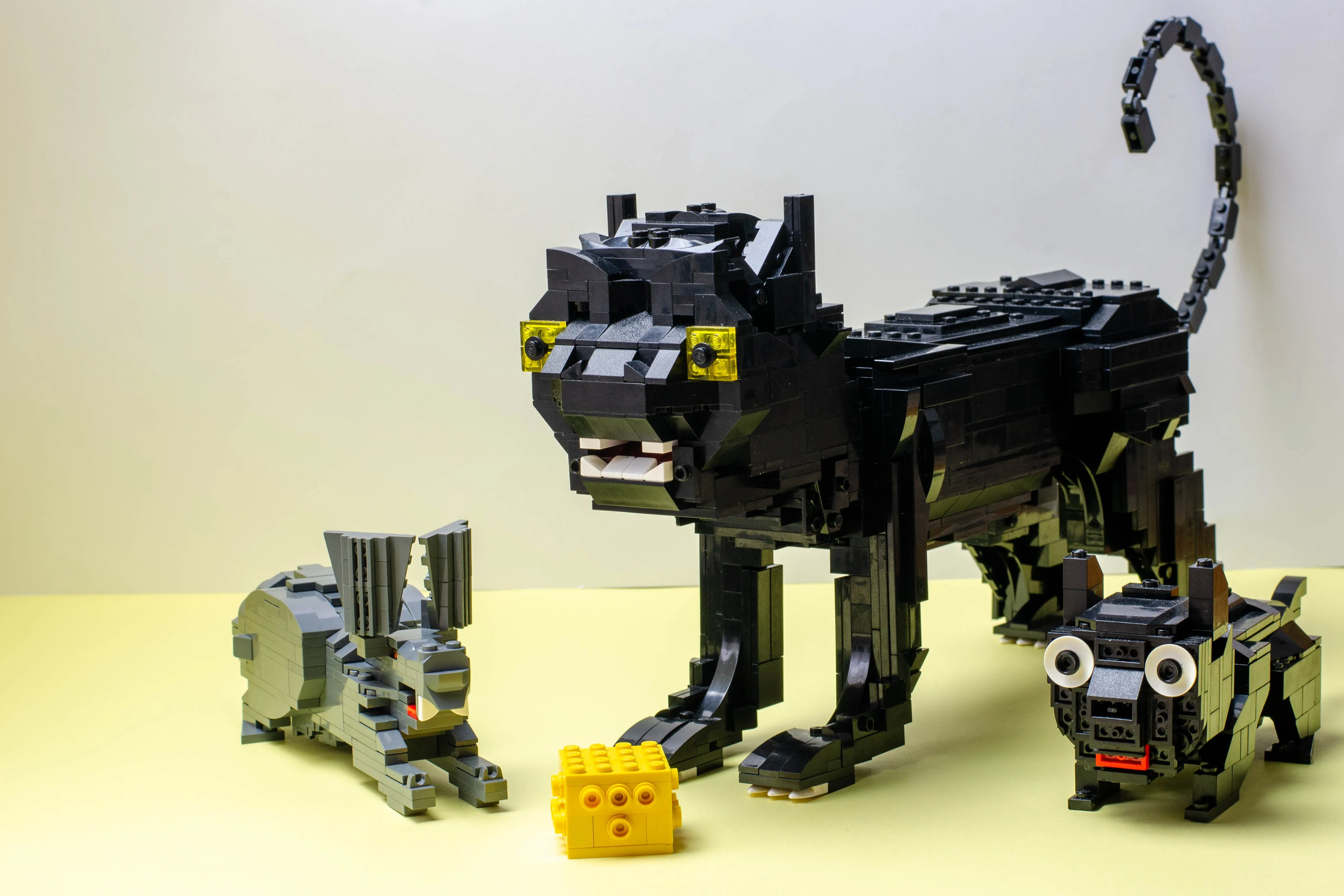 A Black Cat Hunts a Mouse With Her Puppy | LEGO® Ideas