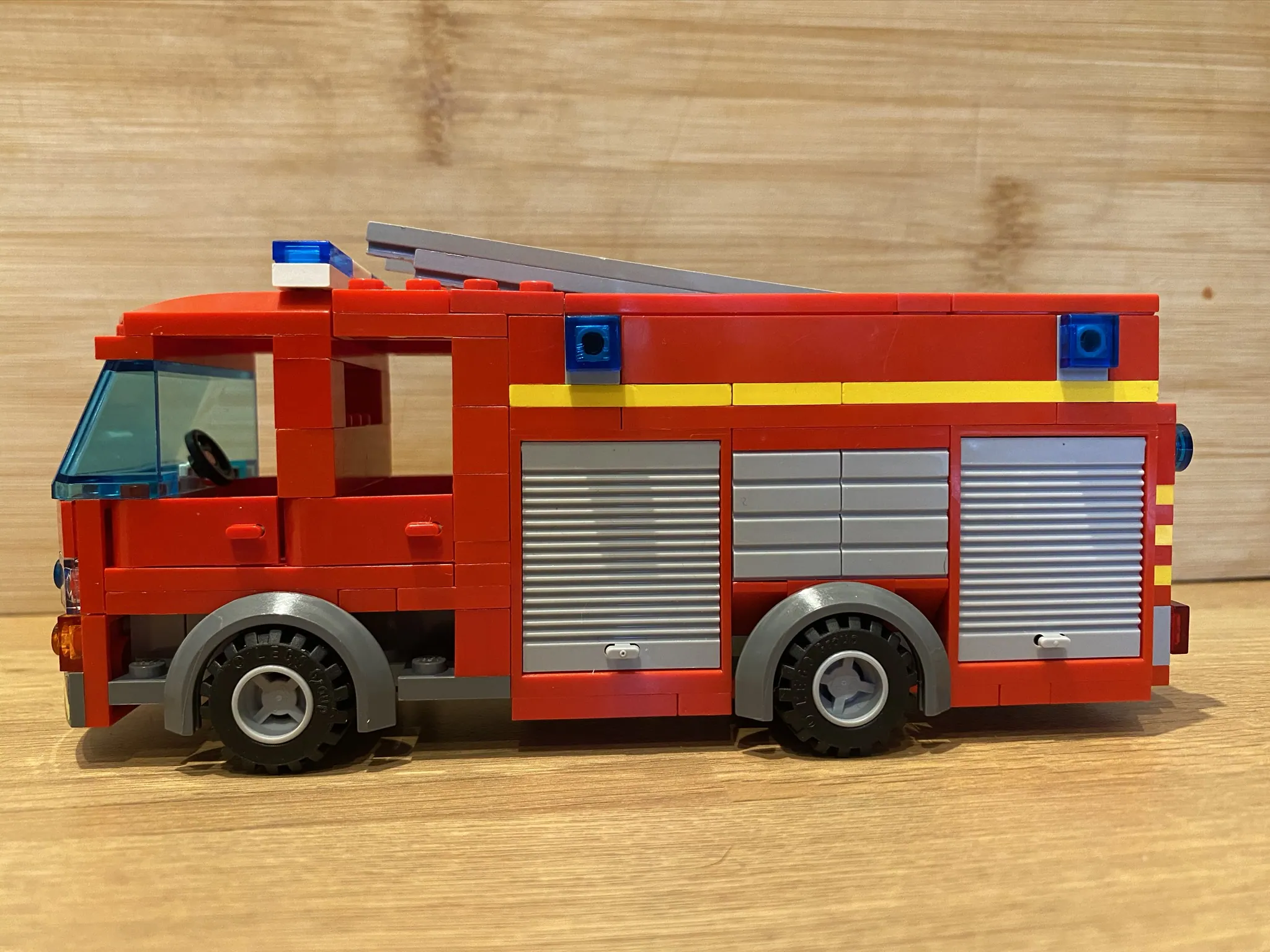 Scania/Volvo/DAF Style European Fire Engine | LEGO® Ideas