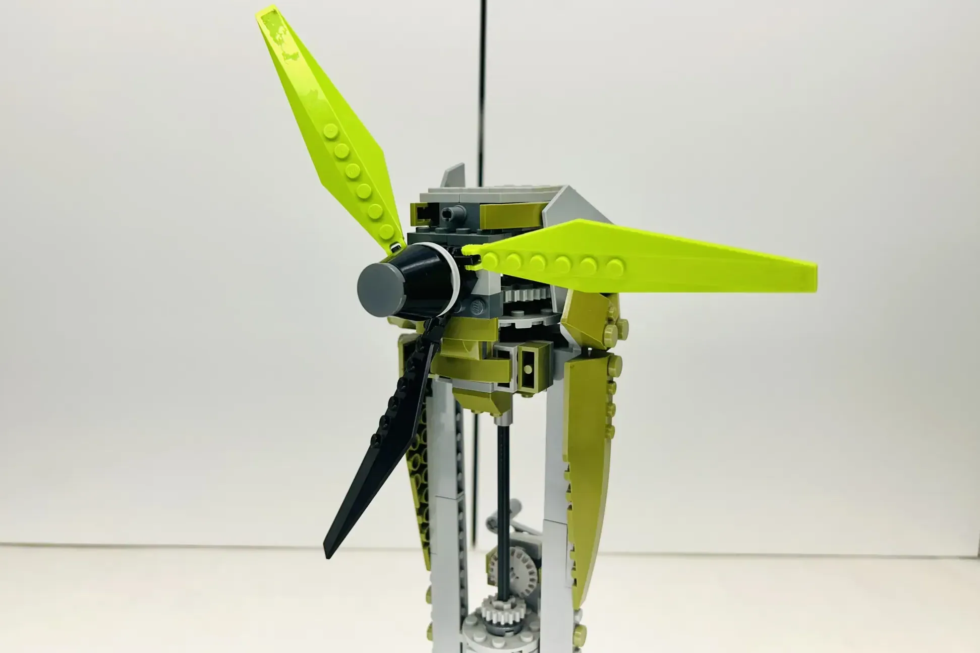 Green-Friendly Hand Crank Wind Turbine | LEGO® Ideas