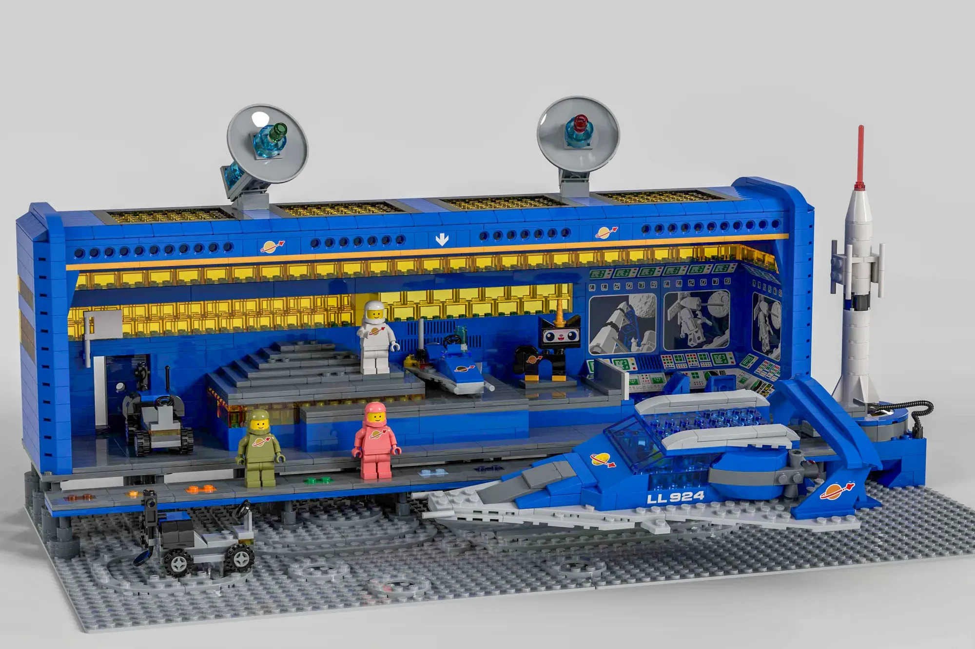 Lego Space Classic Display Set (For Yours Minifigures) | LEGO® Ideas