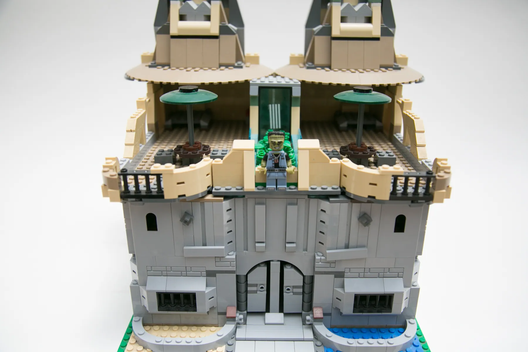 Hotel Monster-Inn | LEGO® Ideas