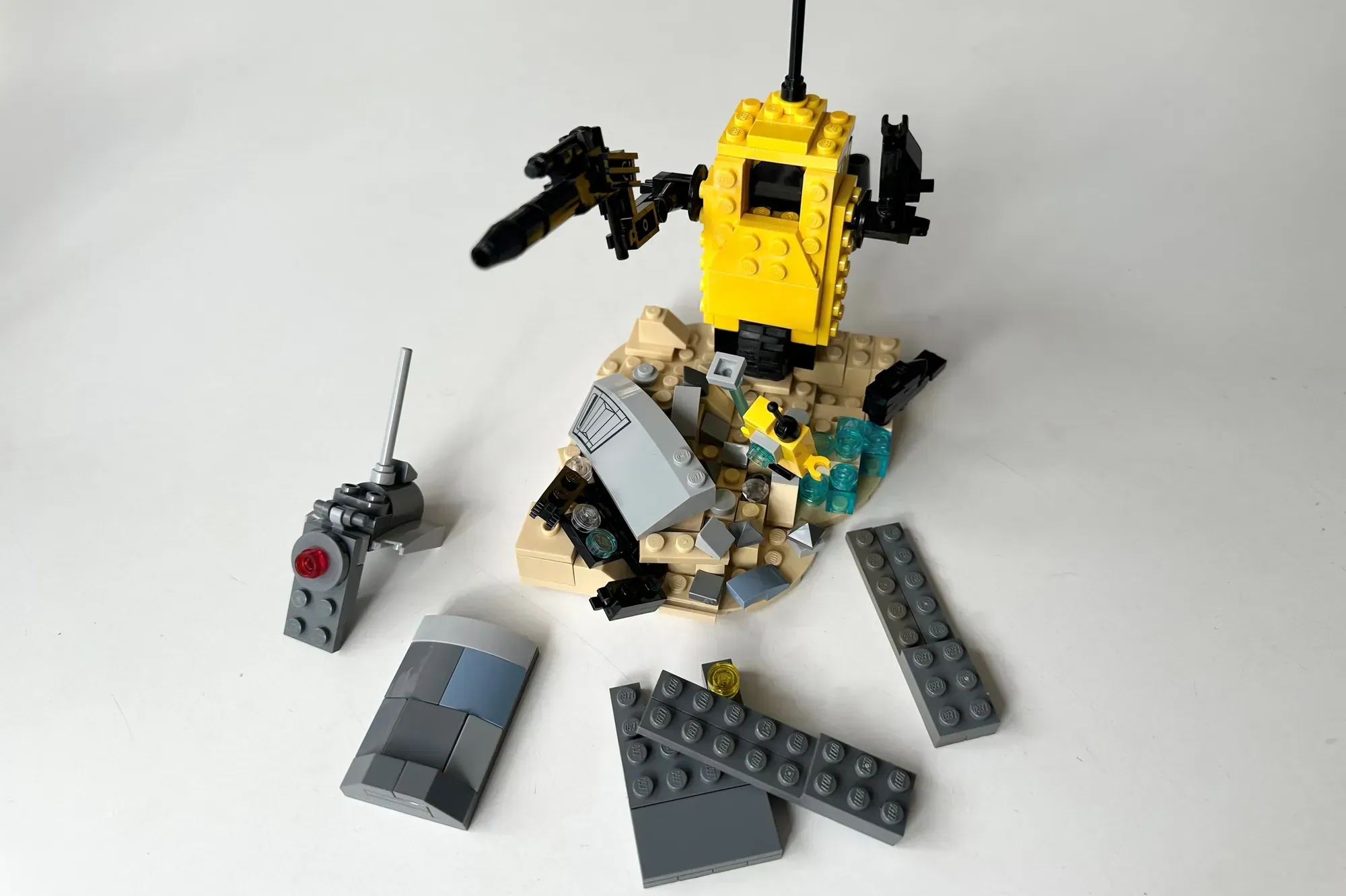 Zero 219 Robot From the Wreckage | LEGO® Ideas