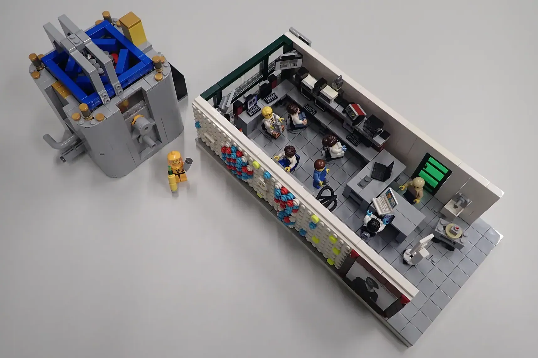 The CROCUS Reactor - An Educational and Interactive Model for Everyone ...