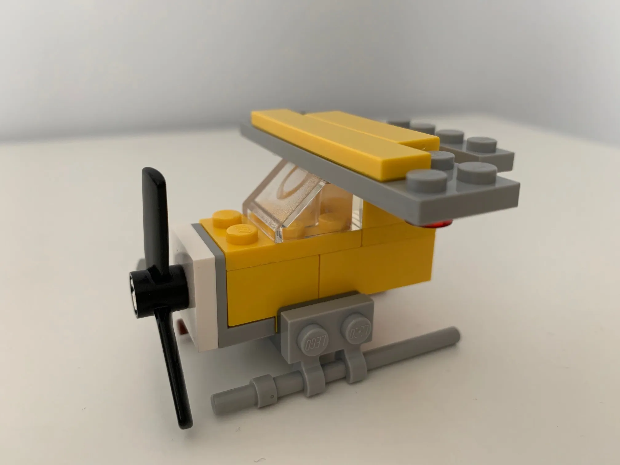 Seaplane/Helicopter Mini 2in1 (Banana Airways Livery) | LEGO® Ideas