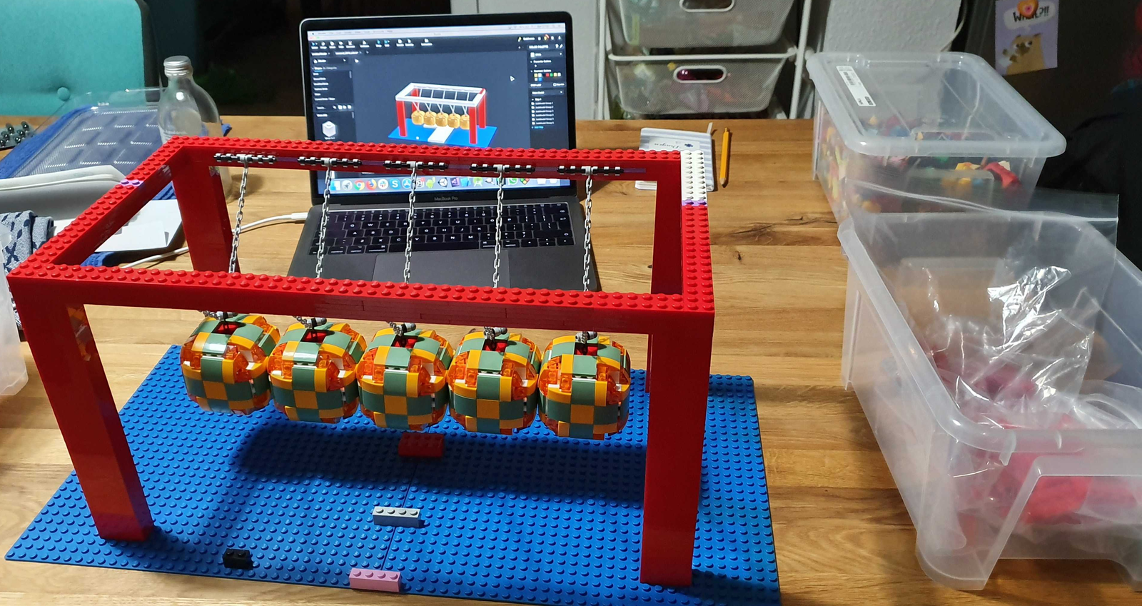 LEGO IDEAS - Newton’s Cradle