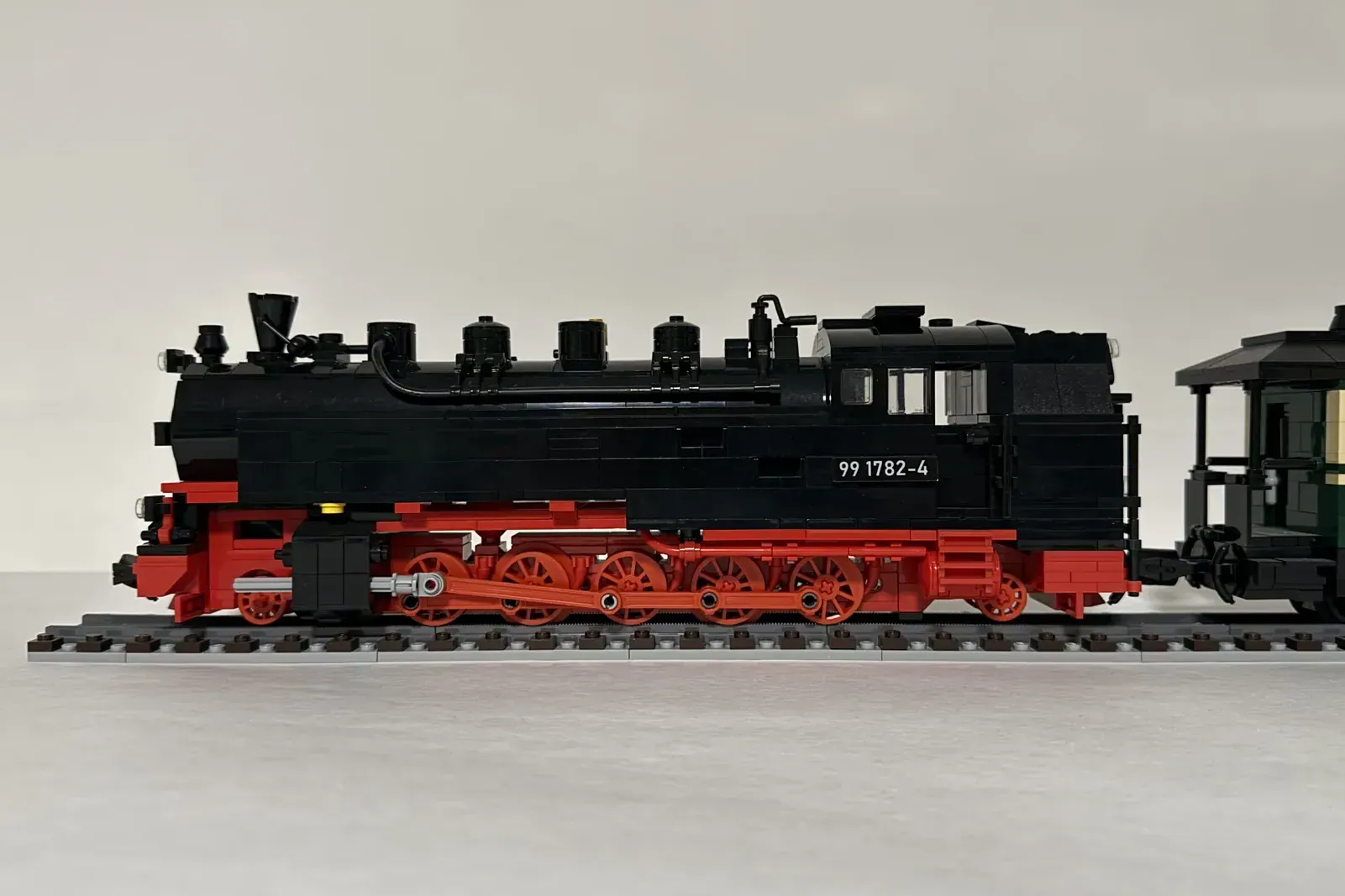 Steam Locomotive "Rasender Roland" | LEGO® Ideas