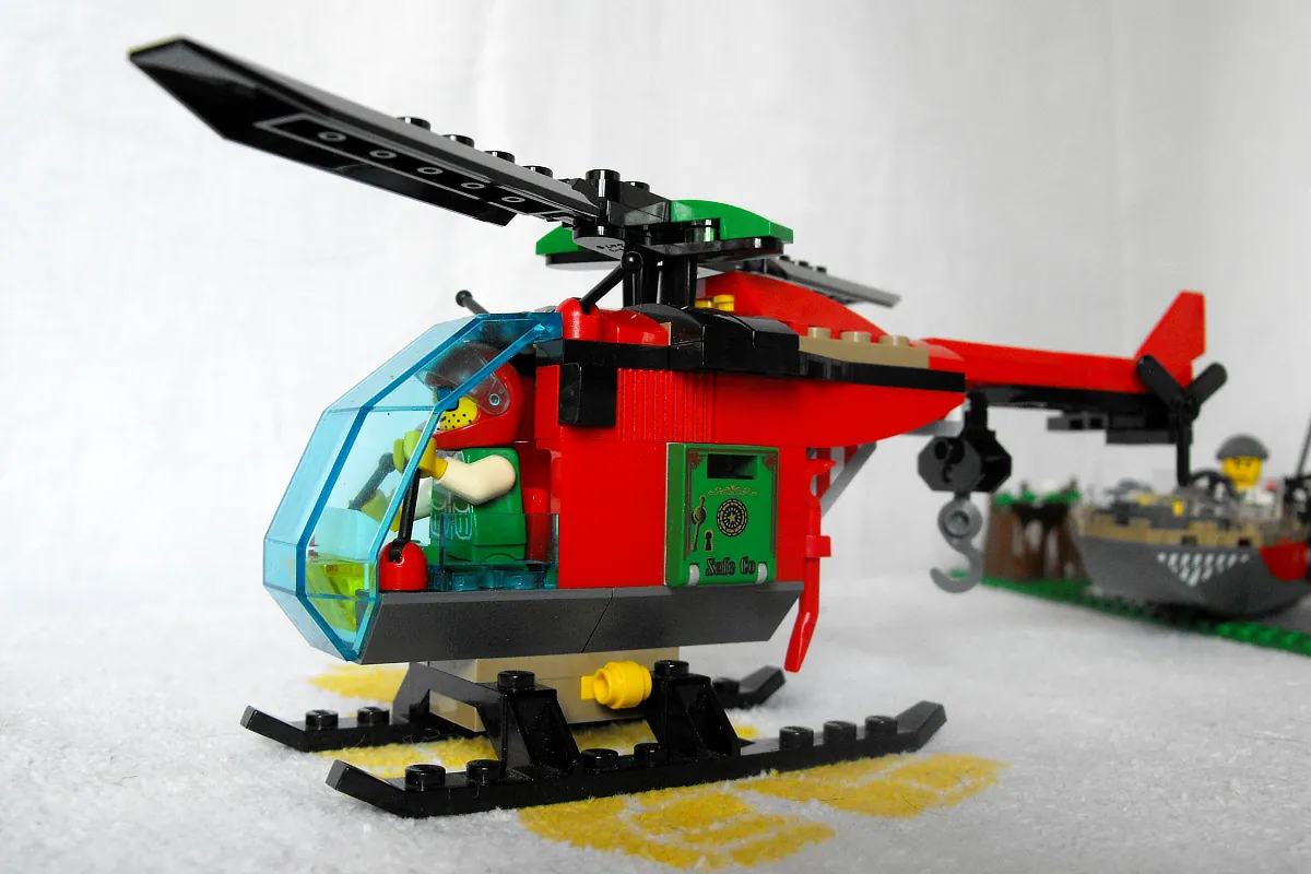 Crooks' Den | LEGO® Ideas