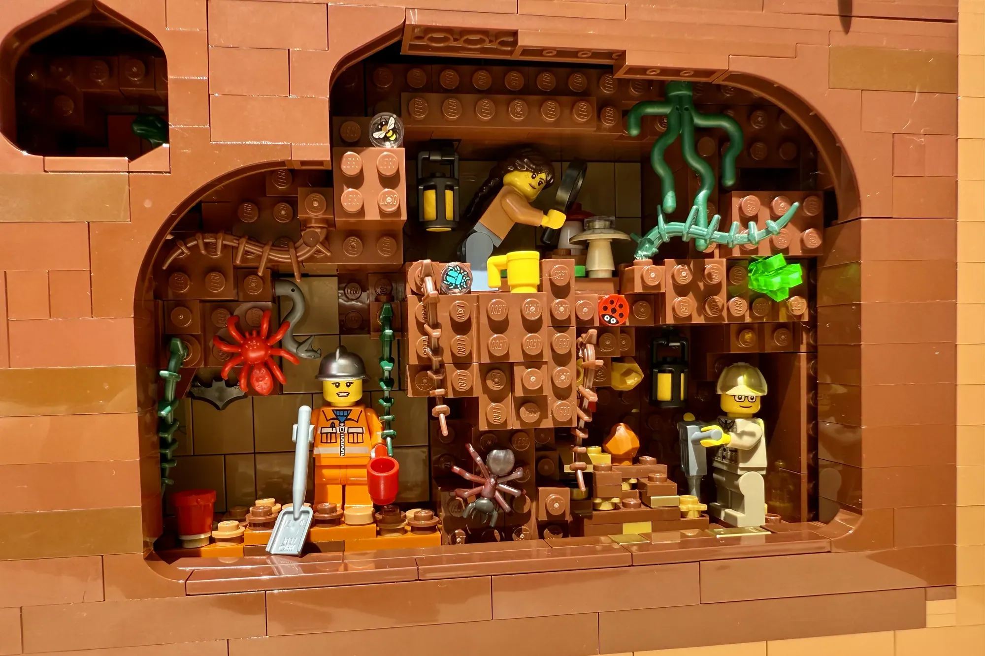 "Life Beneath the Leaves" – A LEGO Flowerpot Ecosystem | LEGO® Ideas