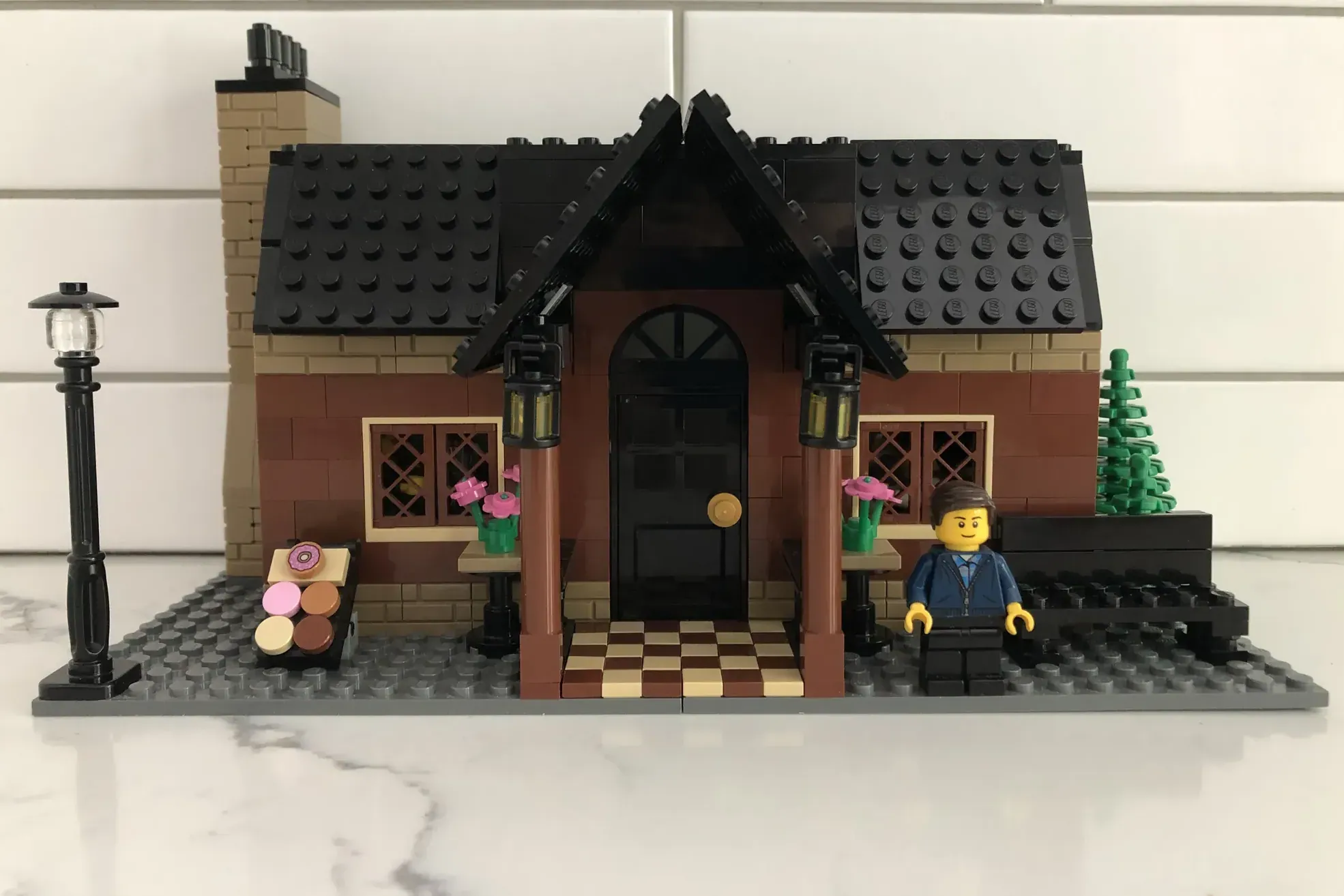 Just Desserts Bakery and Cafe | LEGO® Ideas