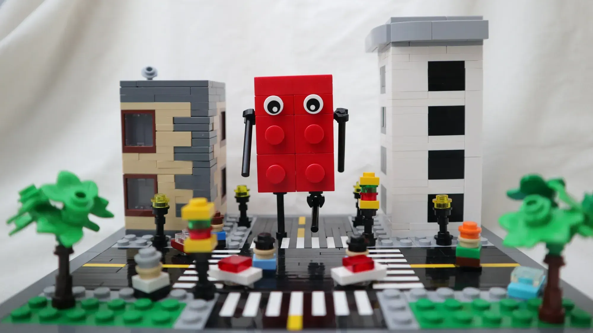 Futuristic; Evaluation of Bernard the Brick | LEGO® Ideas