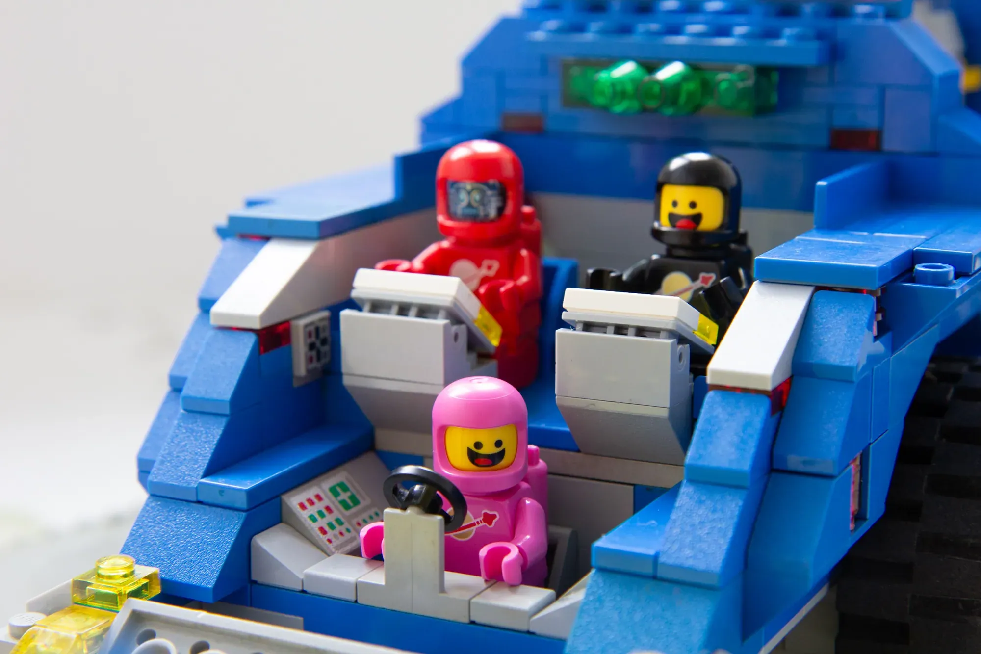 Classic Space Mobile Command Base | LEGO® Ideas