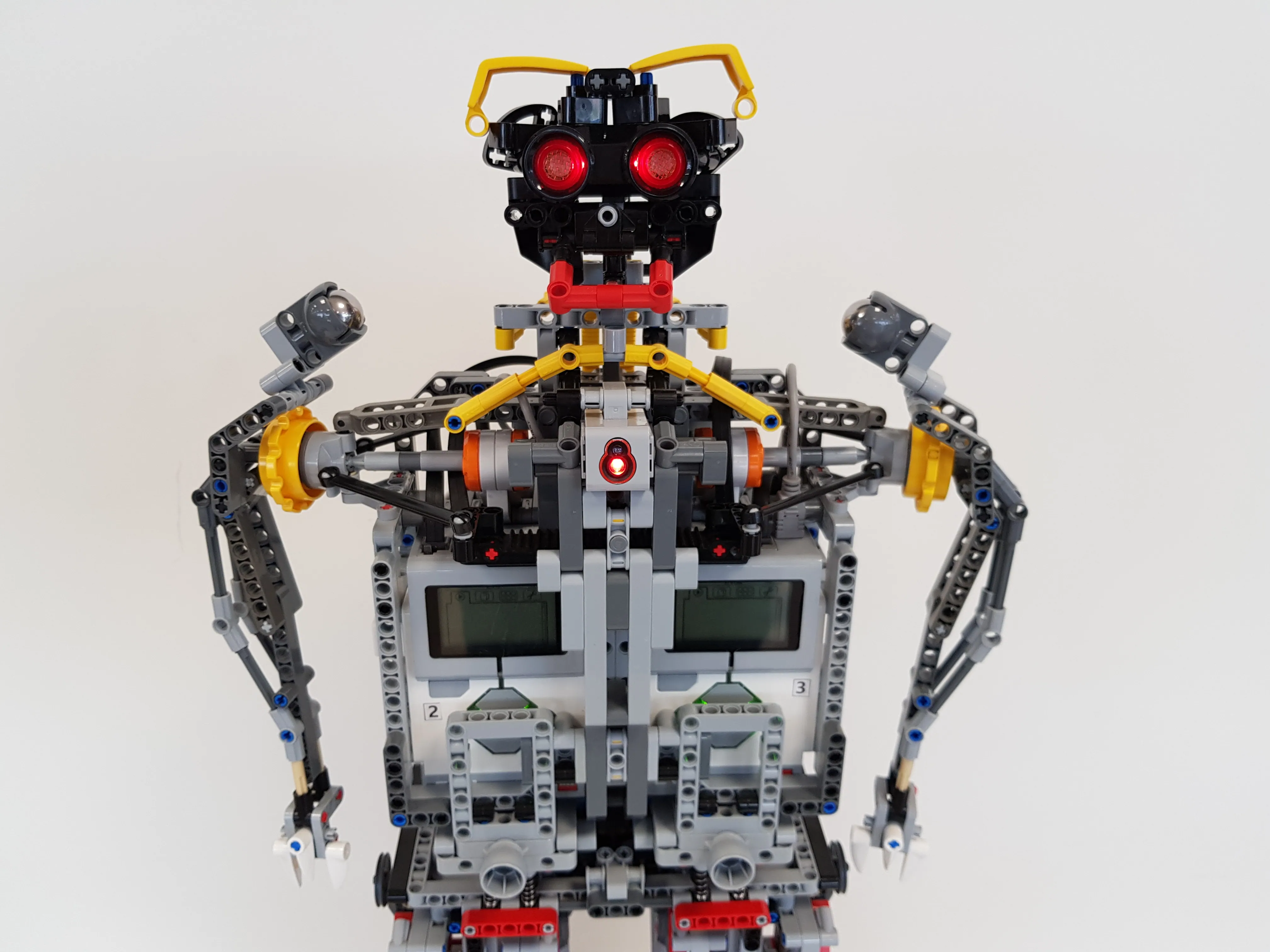 The Humanoid | LEGO® Ideas