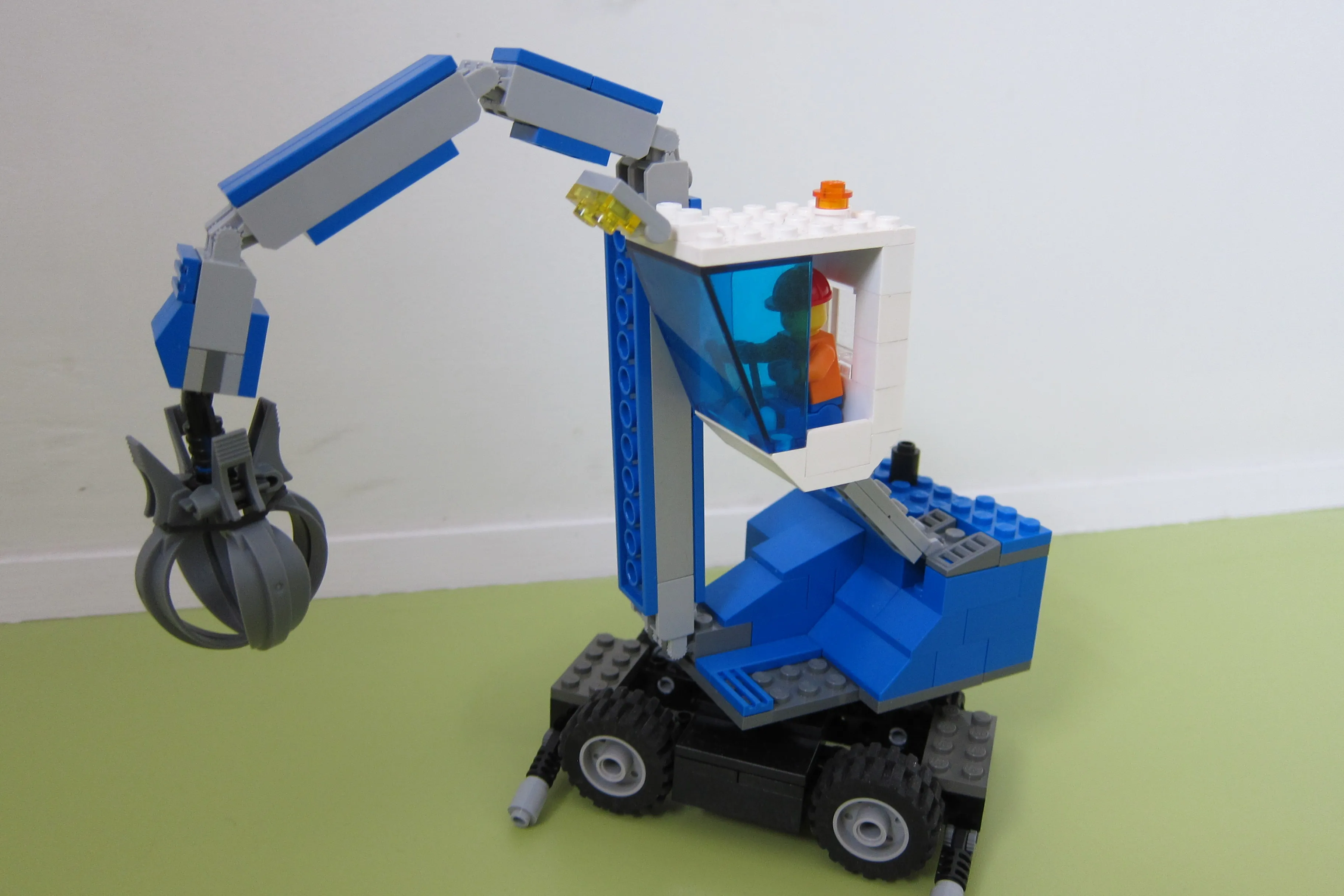 Waste Hander | LEGO® Ideas