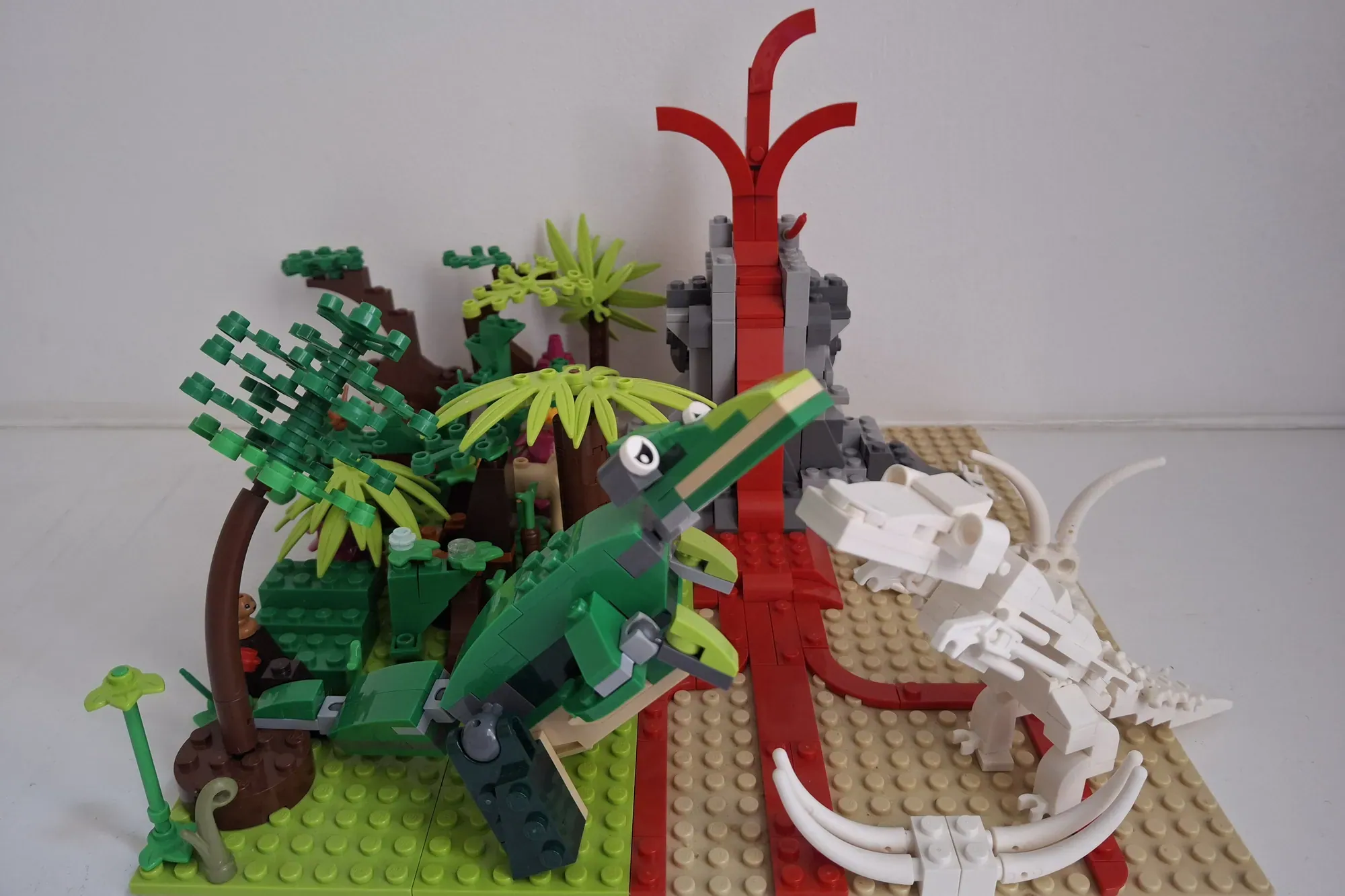 Life Versus Death Dinosaur Battle | LEGO® Ideas
