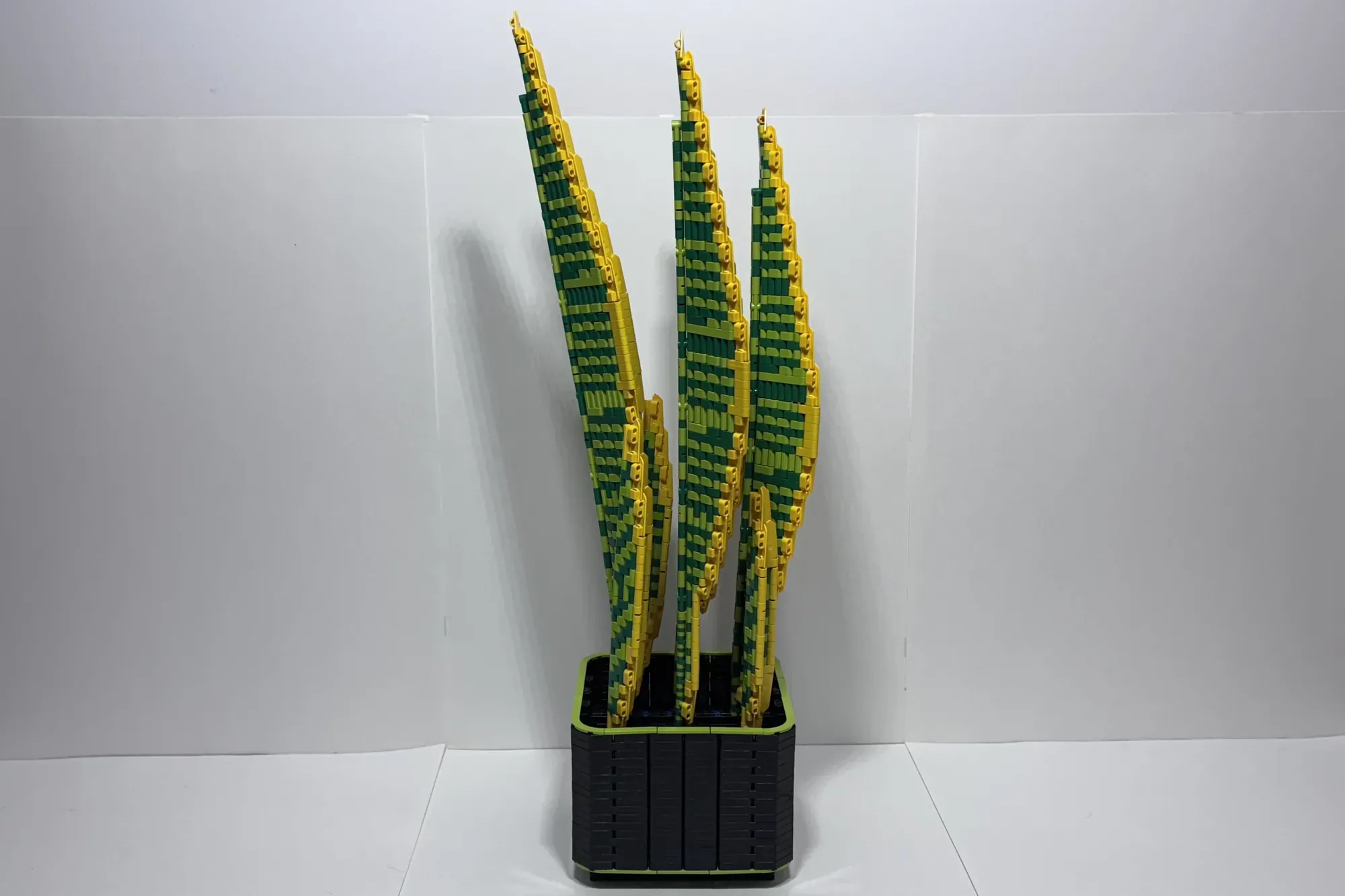 Golden Snake Plant in an Octo-Pot | LEGO® Ideas