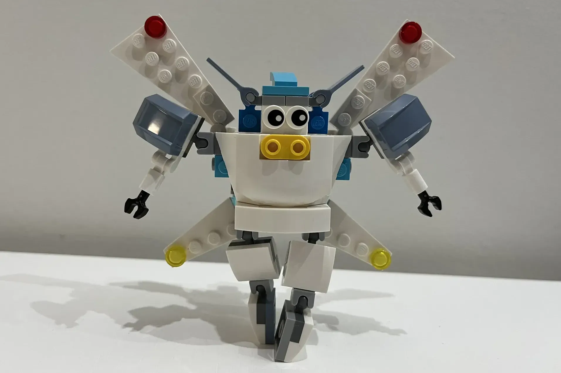 White-Winged Mini Super Robot | LEGO® Ideas