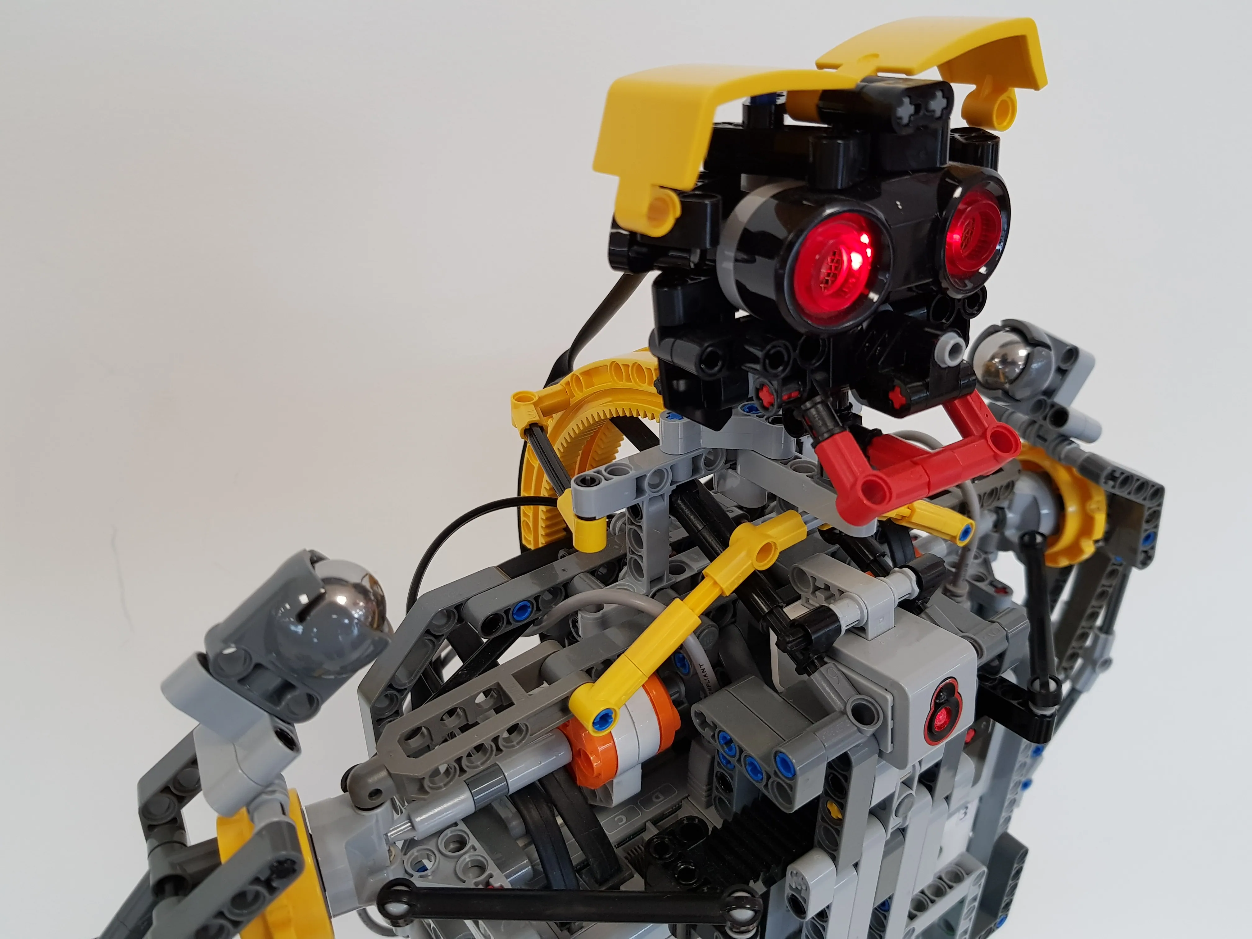 The Humanoid | LEGO® Ideas