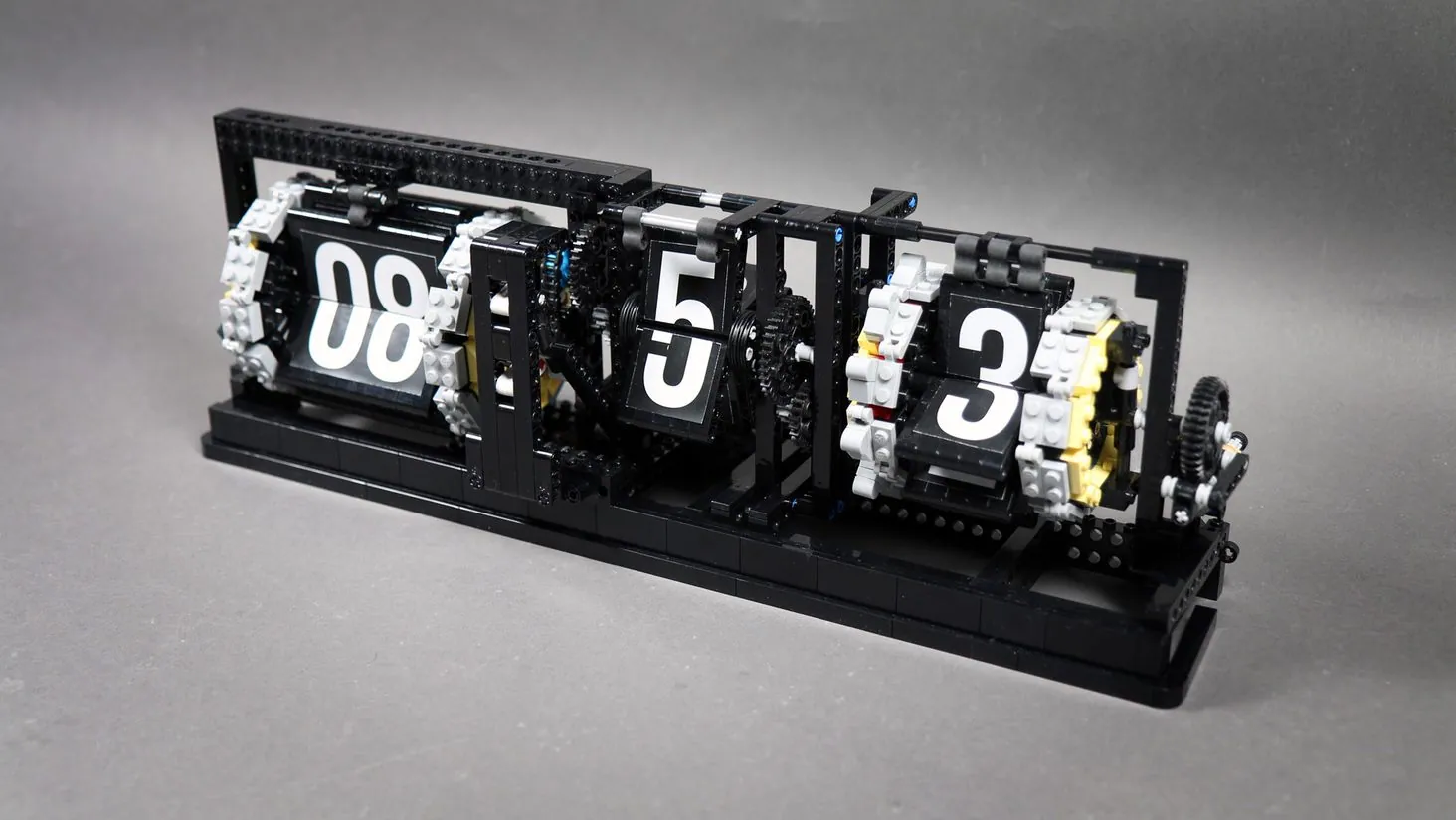10K Club Interview: MECHANICAL FLIP CLOCK by Sariels Bricks and Pets ...