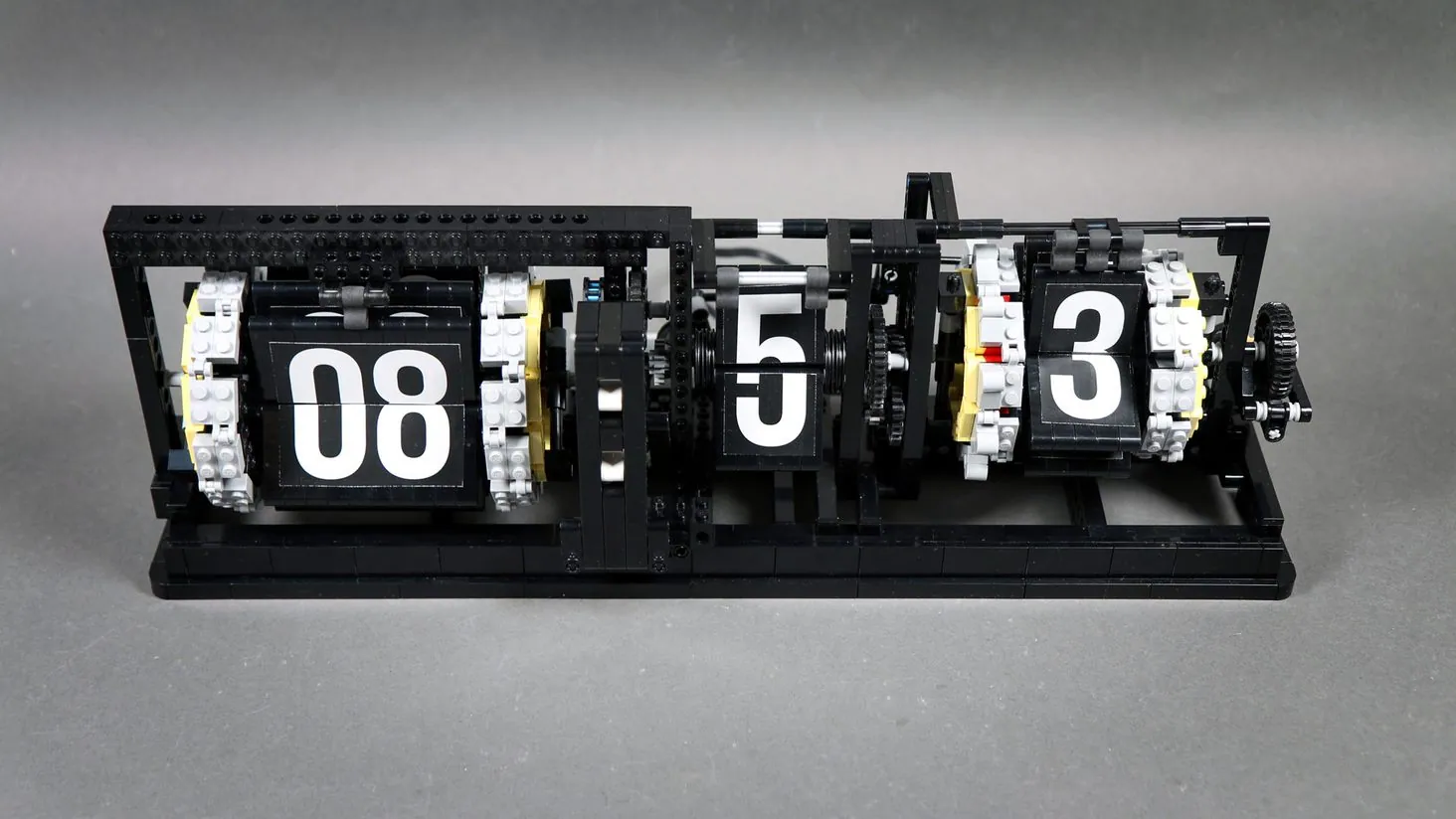 10K Club Interview: MECHANICAL FLIP CLOCK by Sariels Bricks and Pets ...