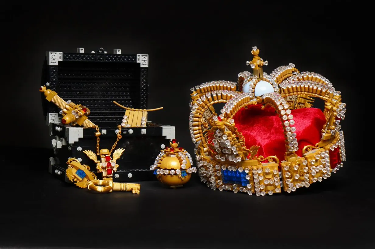 10K Club Interview: THE CROWN by Piraten | LEGO® Ideas