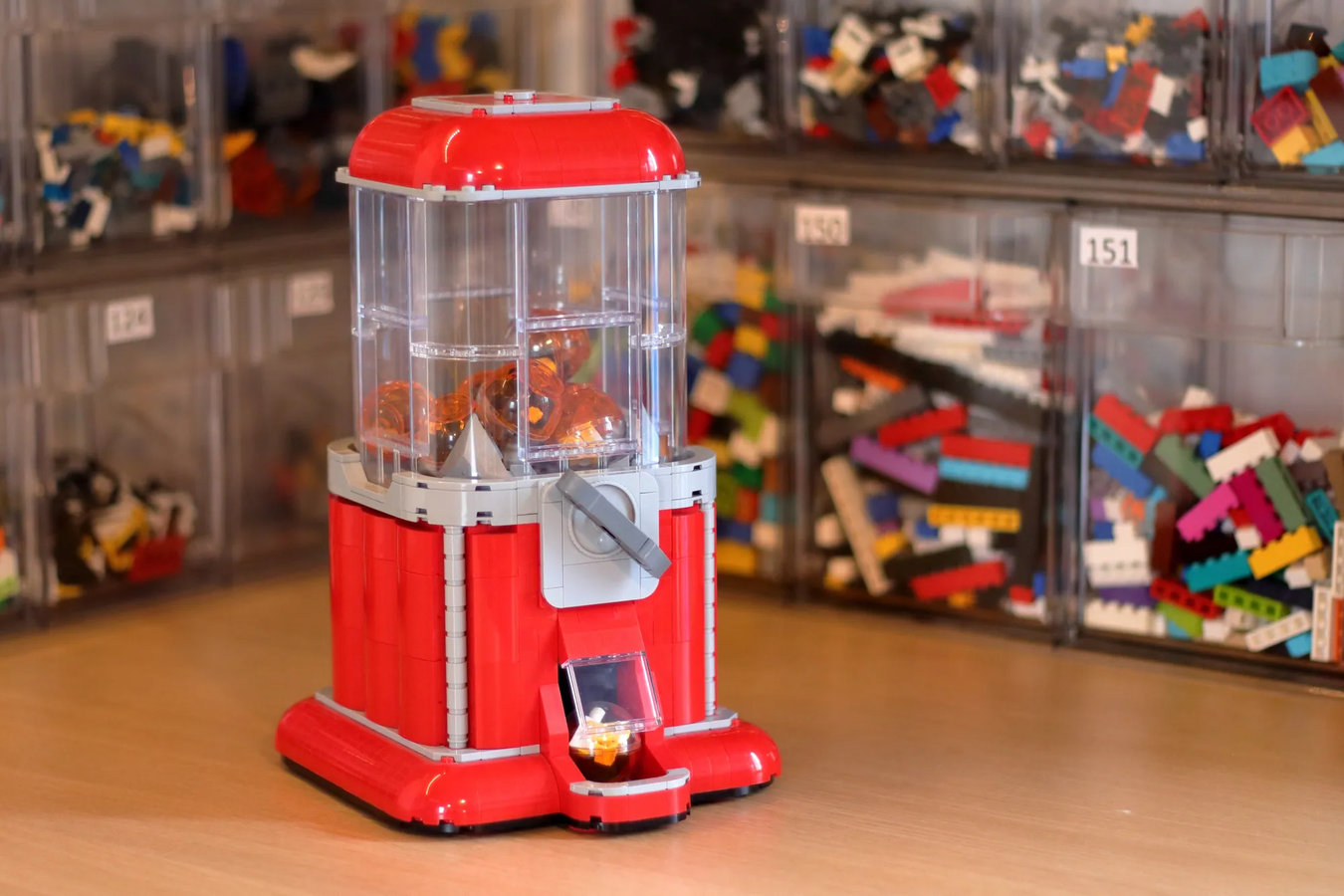 10K Club Interview: MINIFIGURE PRIZE MACHINE by Goosestore | LEGO® Ideas